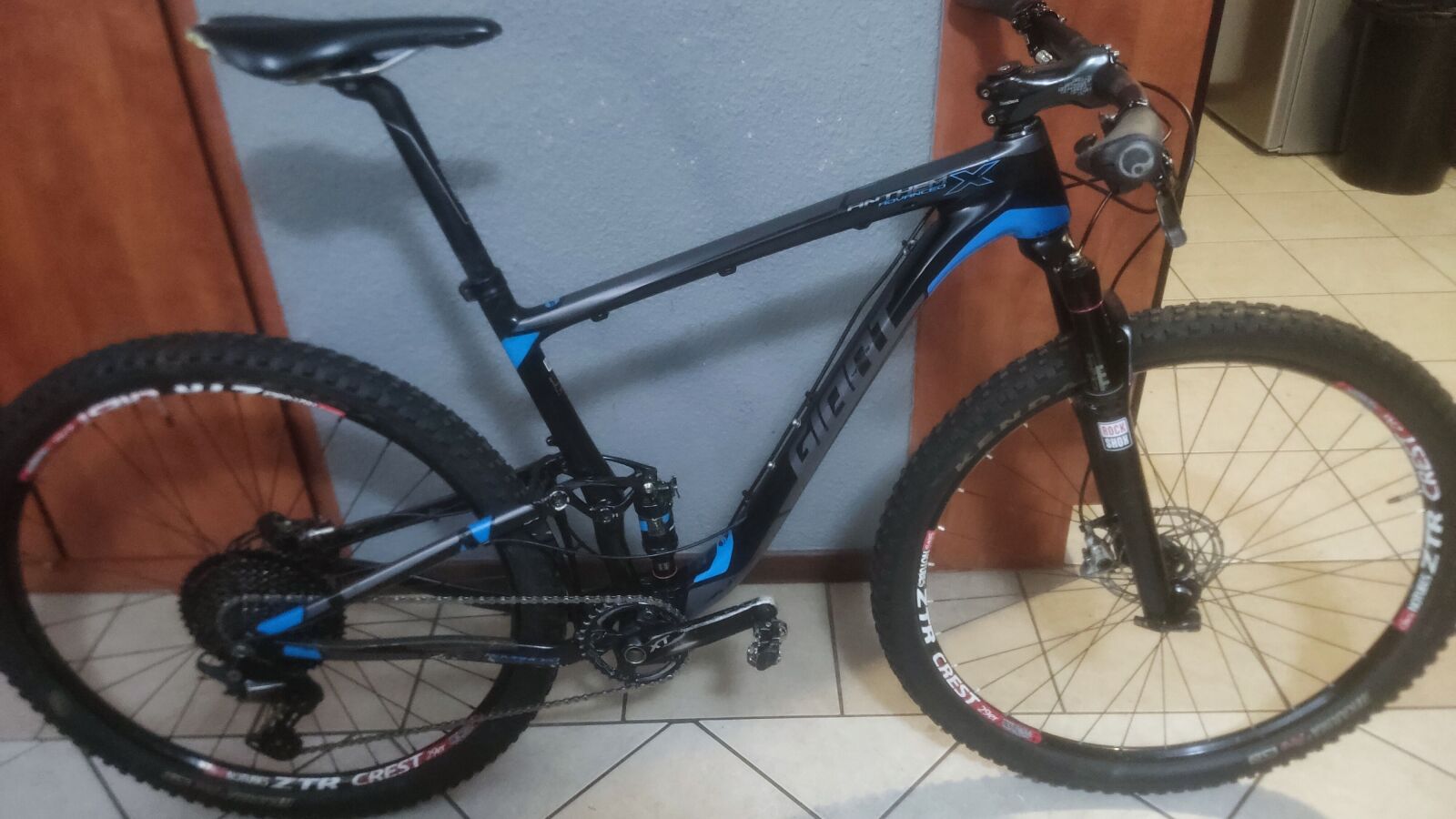 Giant Anthem X Advanced Carbon Large 29er - 12kg | Dual Suspension Mountain Bikes | Bike Hub