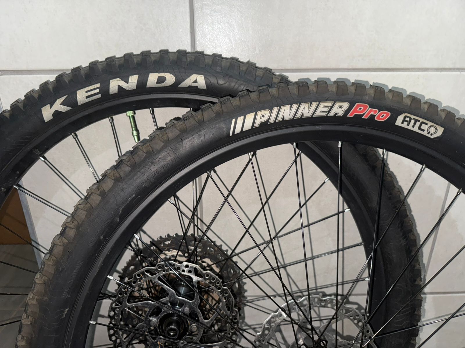 Complete 29 wheelset ready to go! | Mountain Bike Wheels | Bike Hub