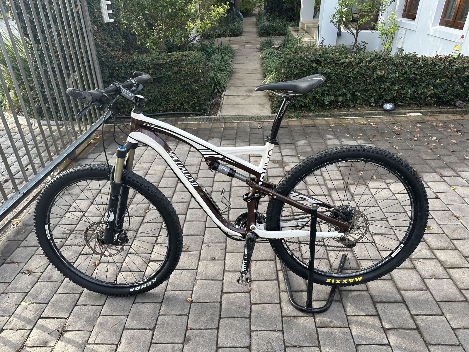 (Reduced) Specialized Camber Pro 29er - 2011 | Dual Suspension Mountain ...