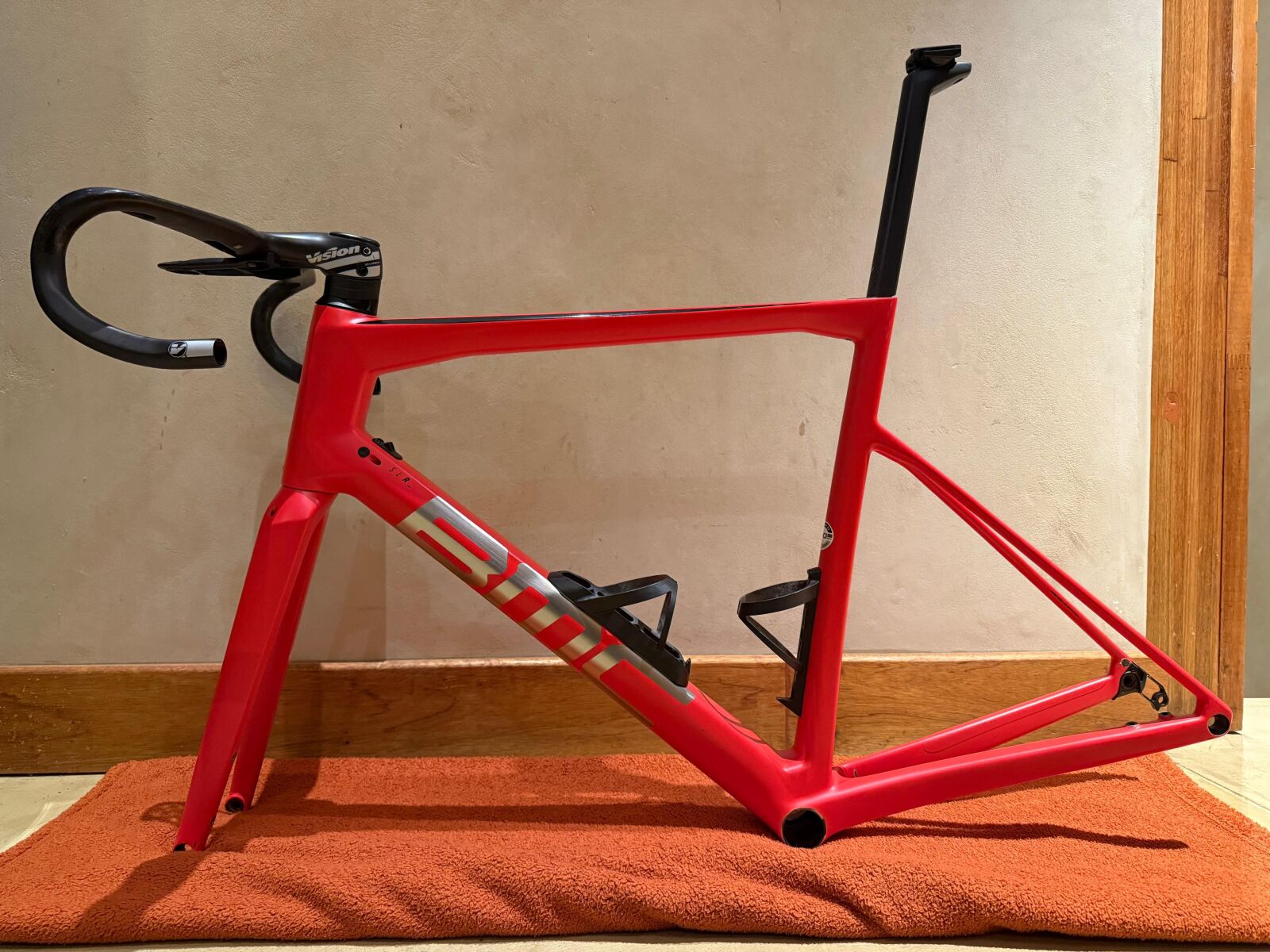 BMC SLR 2021 (58/L) Frameset + Vision Cockpit | Road Bike Frames | Bike Hub