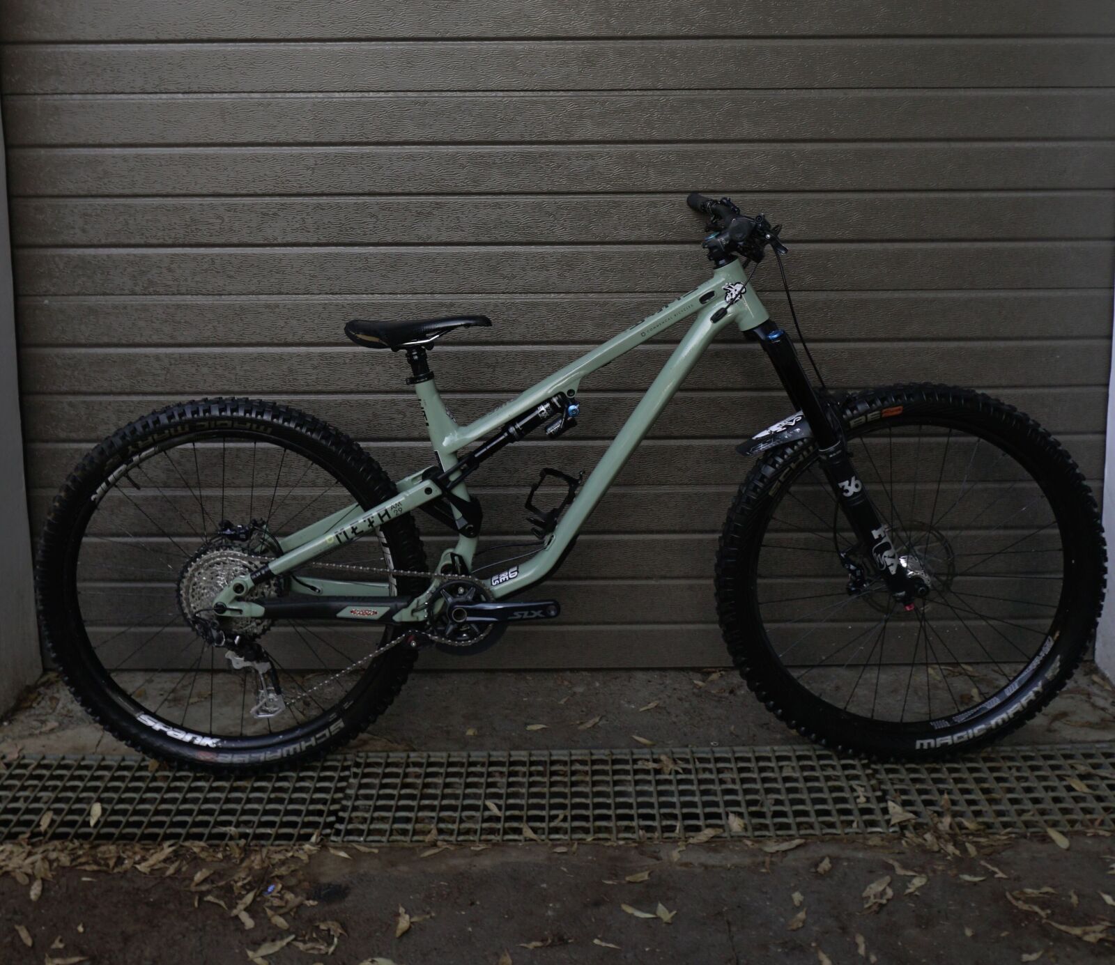 2021 commencal meta am 29 | Dual Suspension Mountain Bikes | Bike Hub