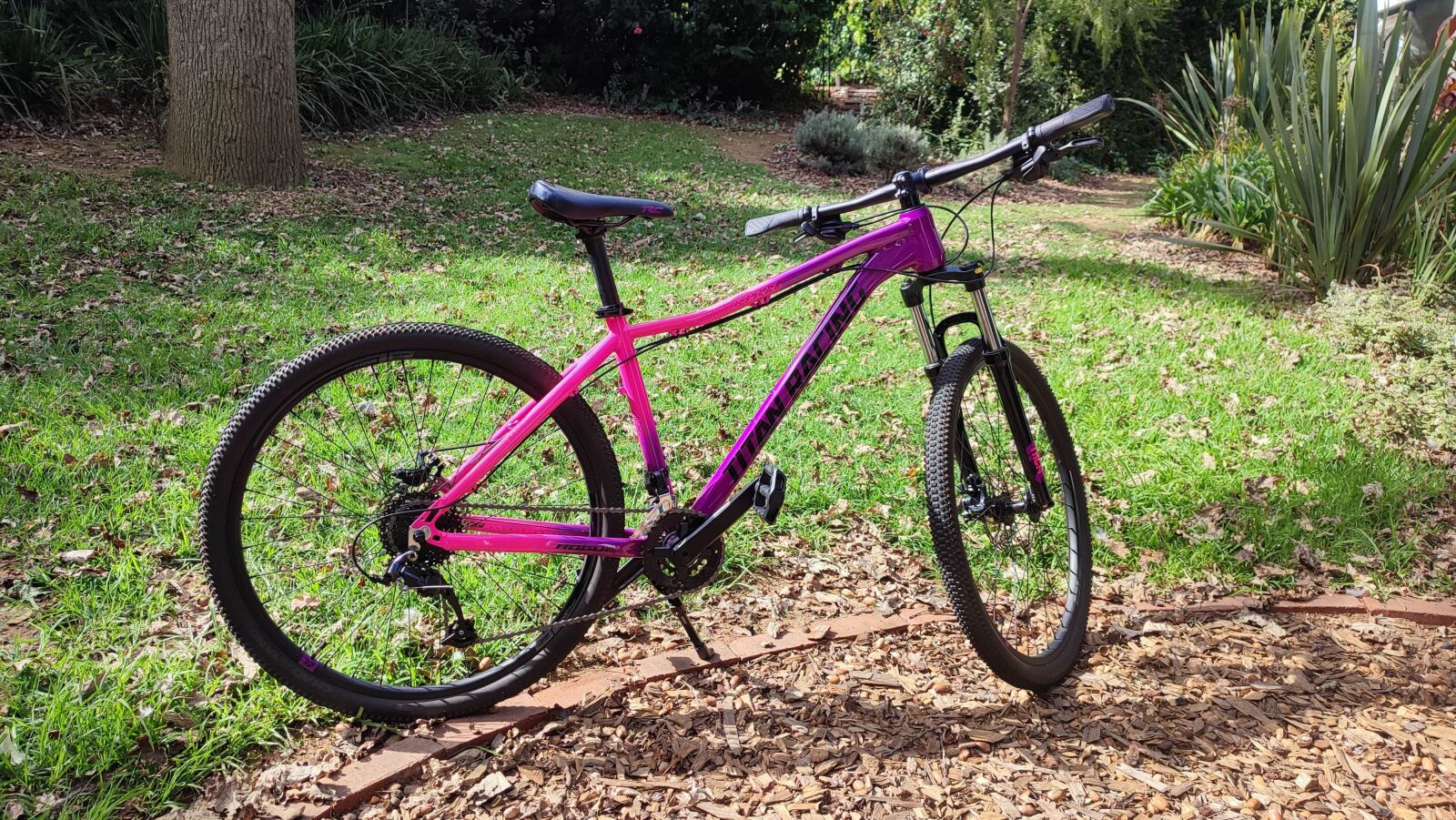 Titan Racing Rogue Calypso Nova 27.5" | Hardtail Mountain Bikes | Bike Hub