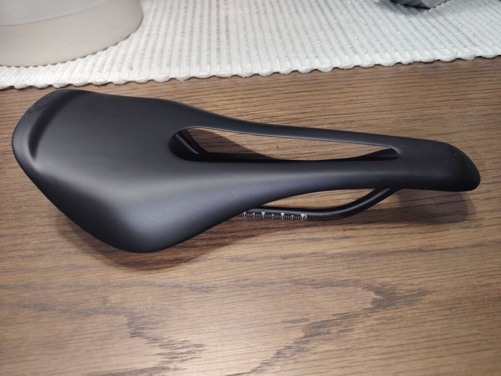 Full carbon saddle | Saddles | Bike Hub