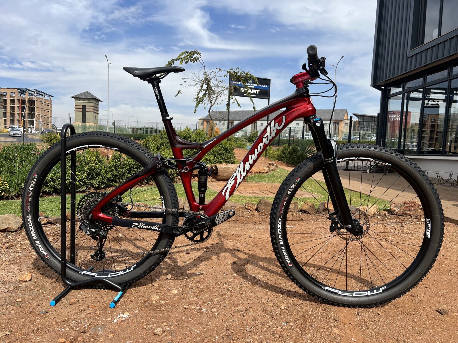 Ellsworth Epiphany | Dual Suspension Mountain Bikes | Bike Hub