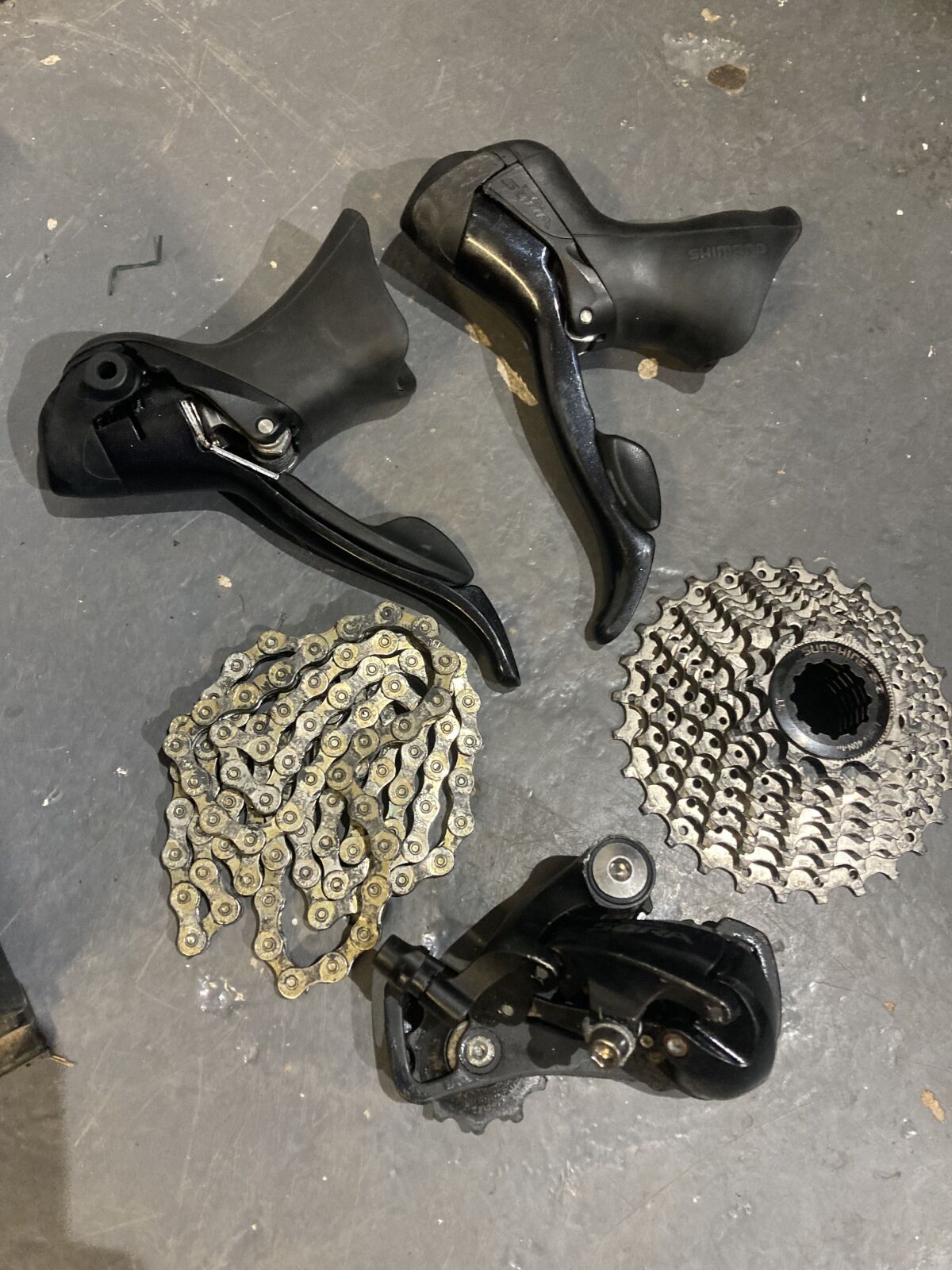 Sora 9spd Drivetrain | Shifters | Bike Hub