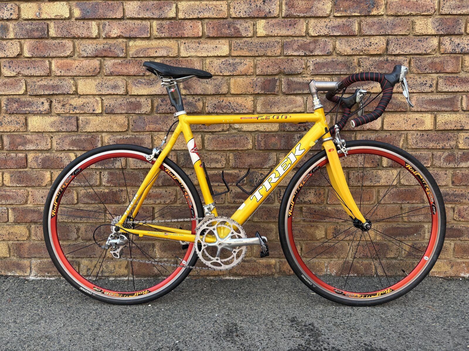 Trek Alpha 2300 Road Bike | Road Bikes | Bike Hub