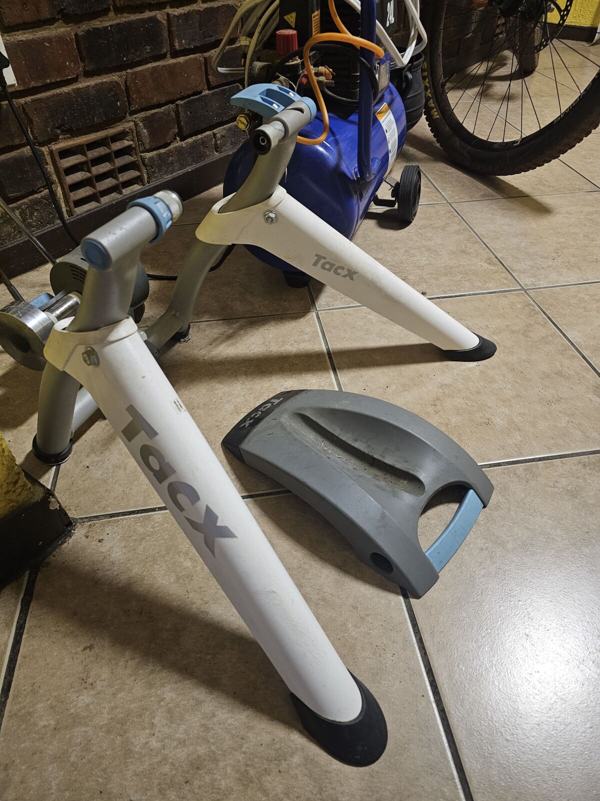 Tacx Flow Smart Trainer | Indoor Trainers & Accessories | Bike Hub