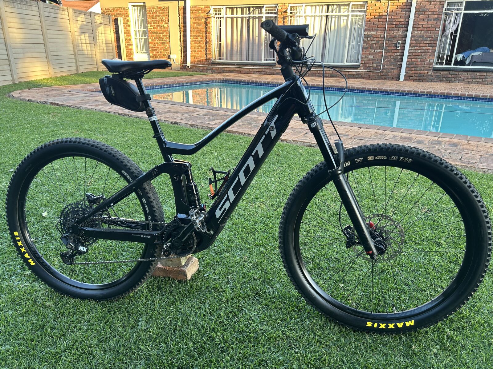 Scott Strike 940 e-bike | Dual Suspension Mountain E-Bikes | Bike Hub