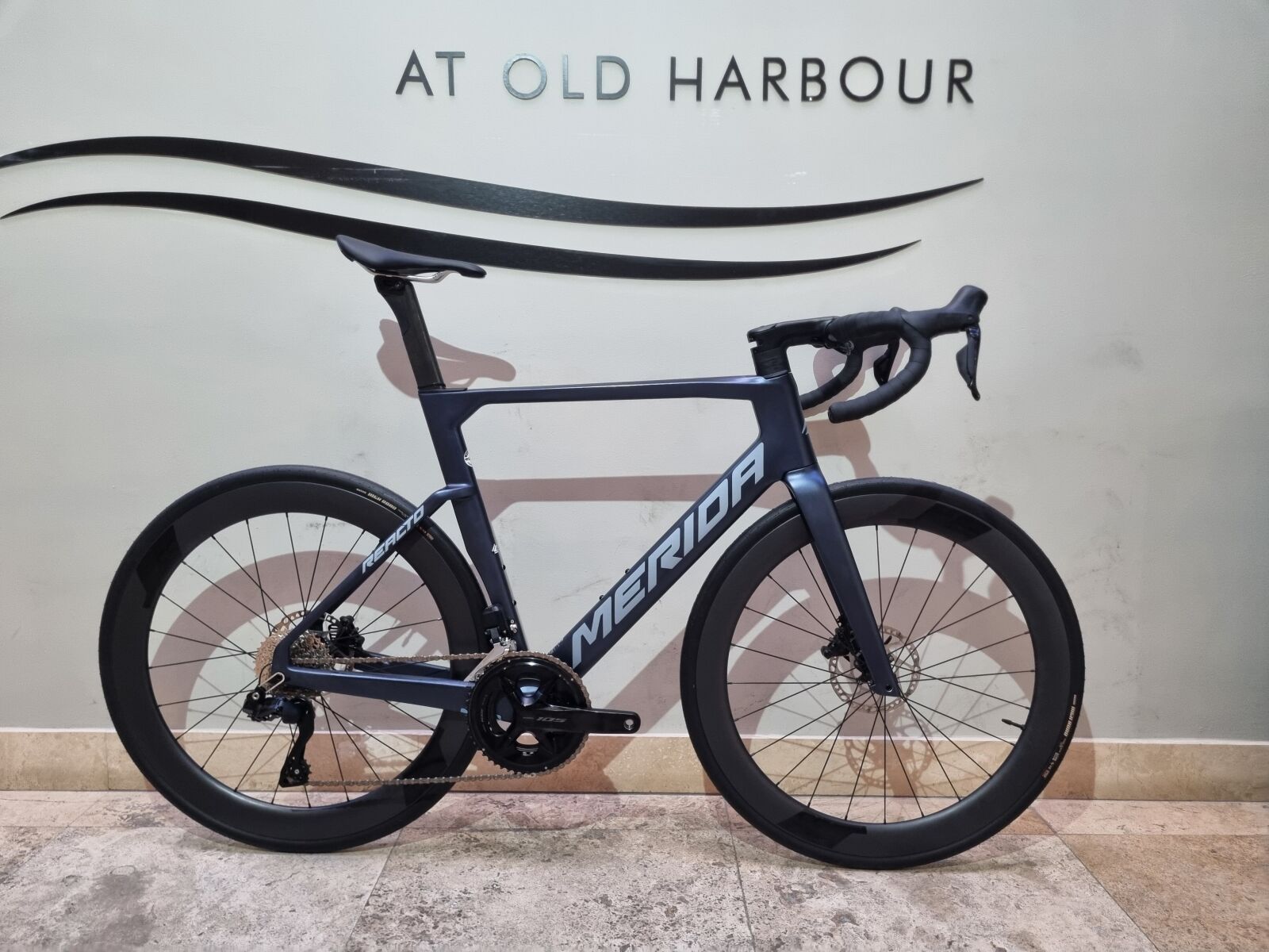 2025 Merida Reacto 6000 105 Di2 Large | Road Bikes | Bike Hub