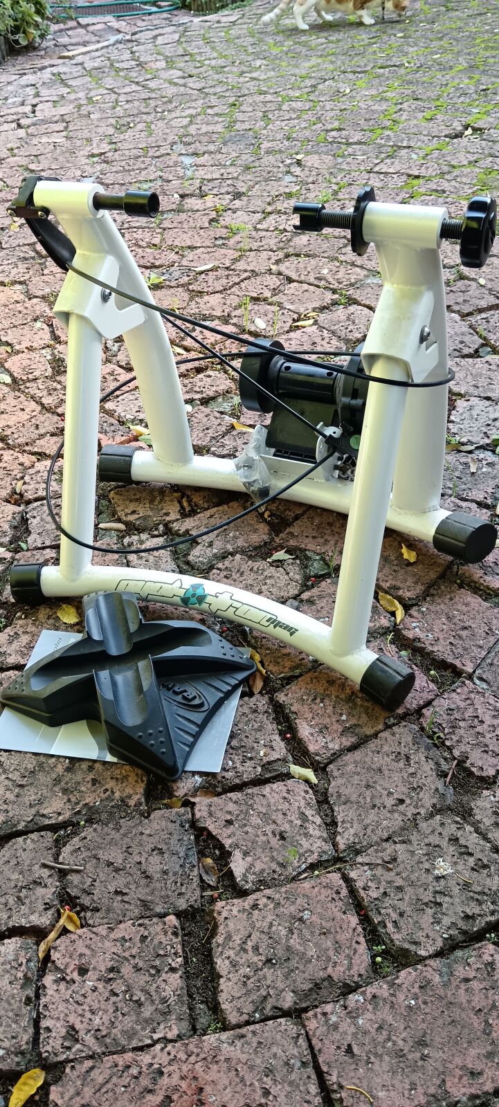 Giant Cyclotron indoor trainer | Indoor Trainers & Accessories | Bike Hub