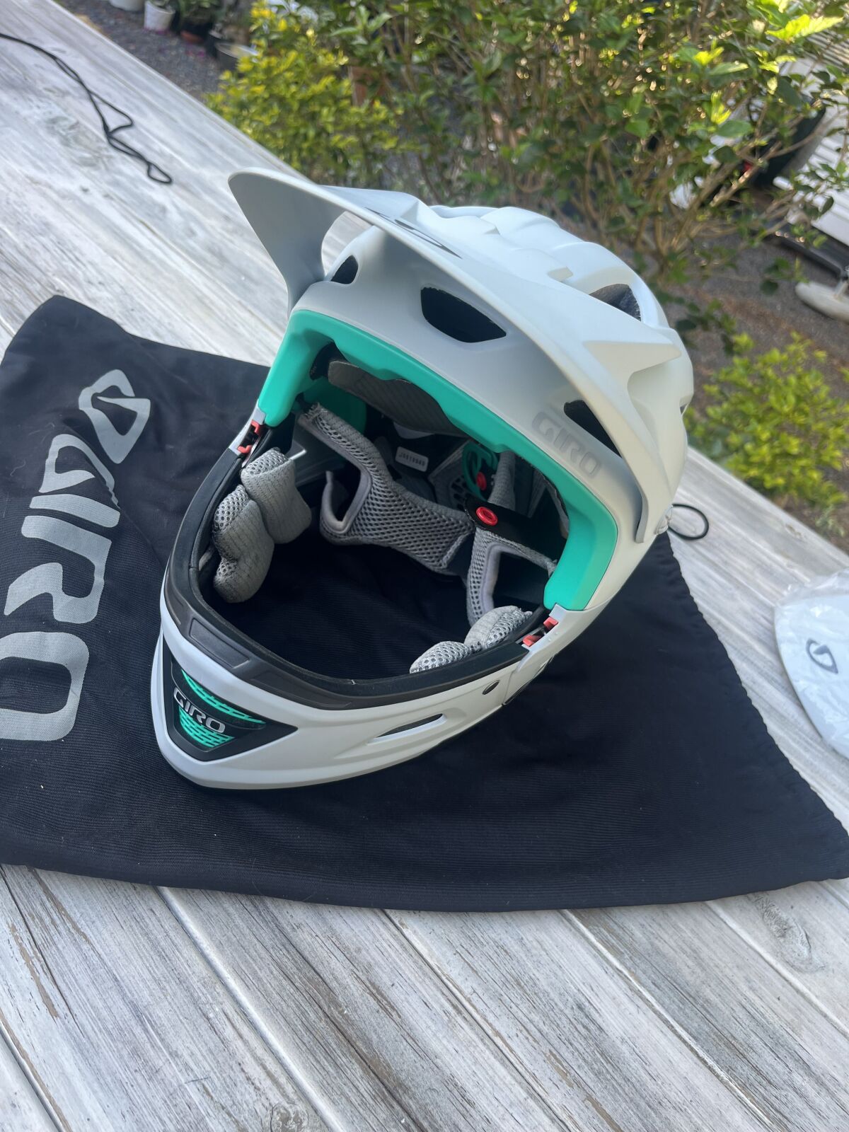 Giro full face | Helmets | Bike Hub