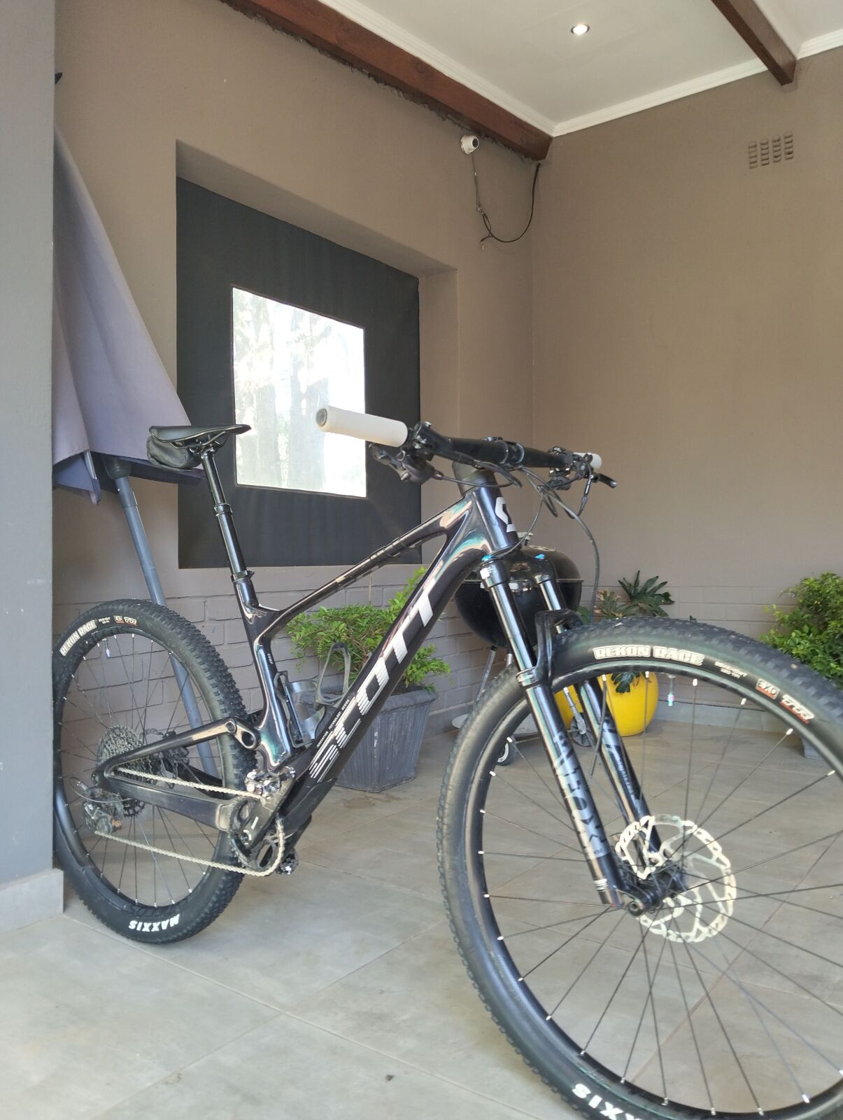 Scott rc comp with helmet. | Dual Suspension Mountain Bikes | Bike Hub