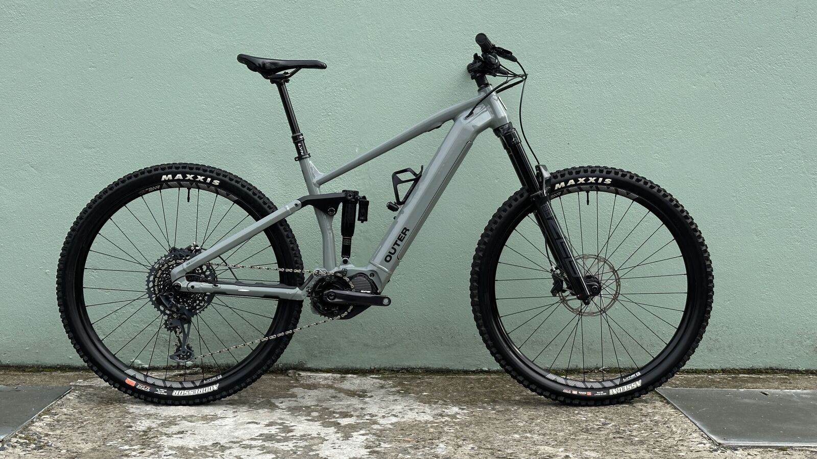 Outer Cycles E-Bike (Large Like New) | Dual Suspension Mountain E-Bikes | Bike Hub