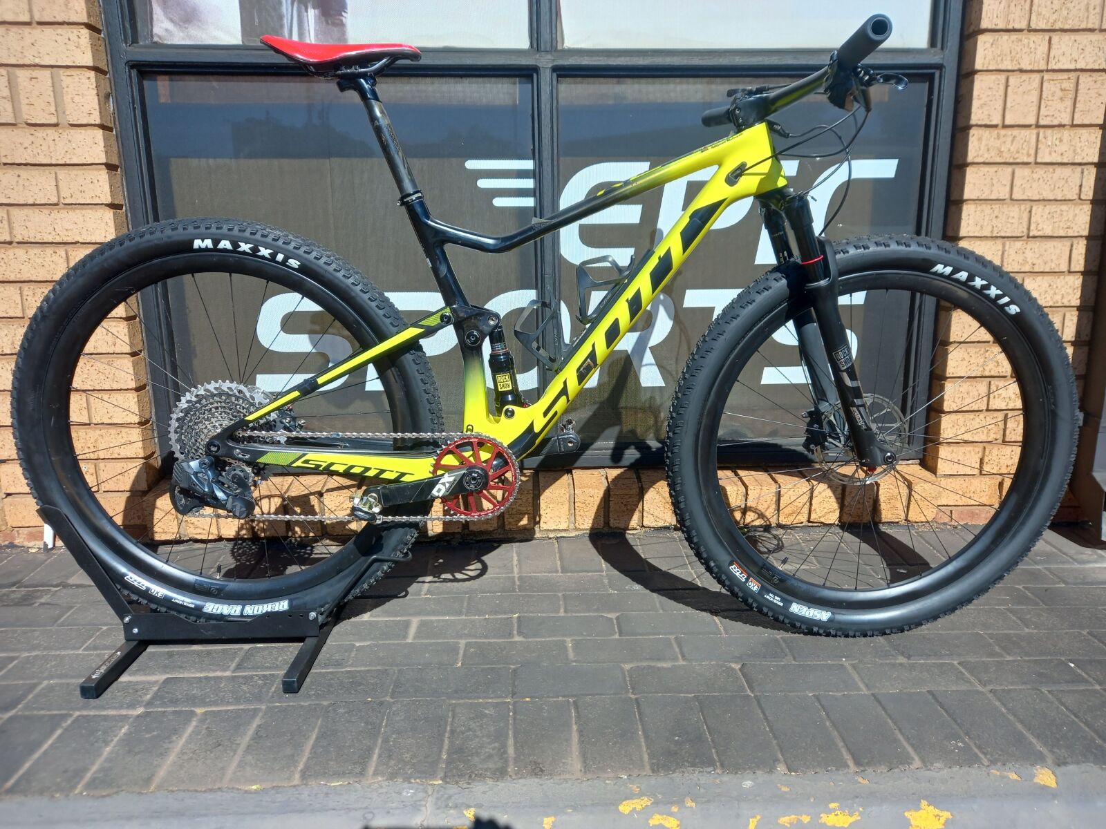 Scott Spark RC Team | Dual Suspension Mountain Bikes | Bike Hub