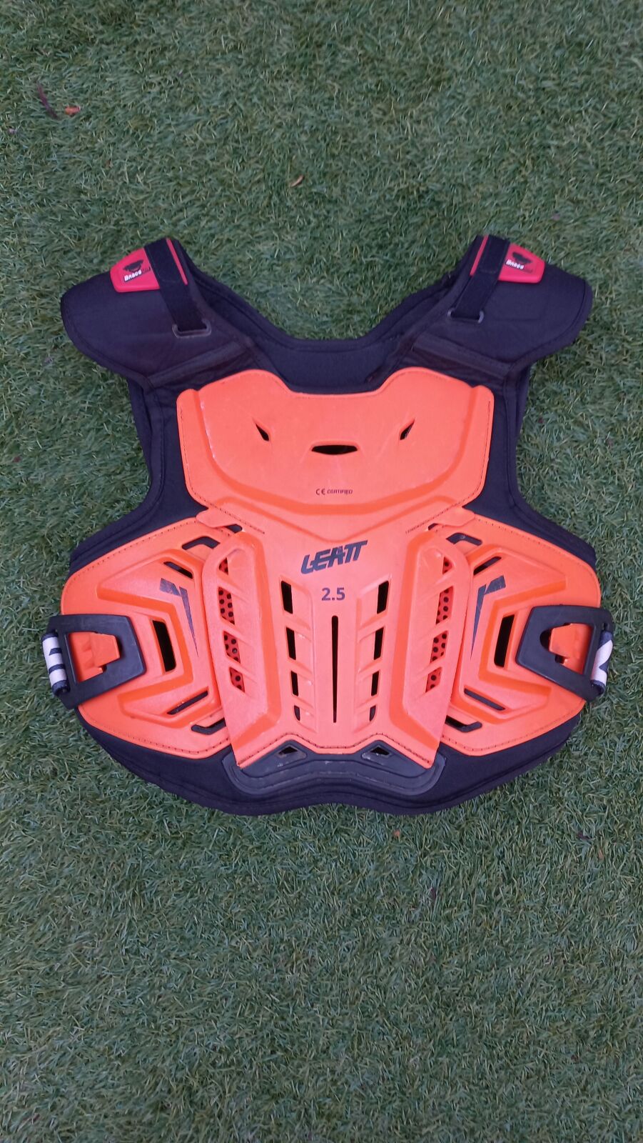 Leatt chest protector (YOUTH!) | Protective Gear | Bike Hub