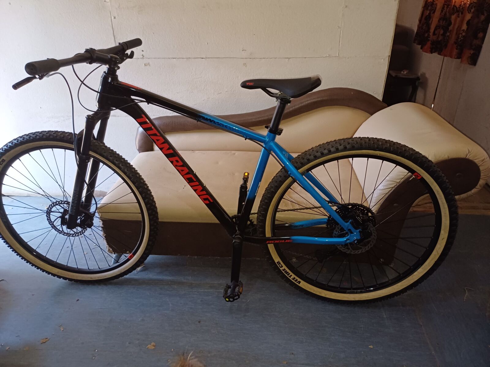 Titan Racing Rogue Hardtail sport | Hardtail Mountain Bikes | Bike Hub