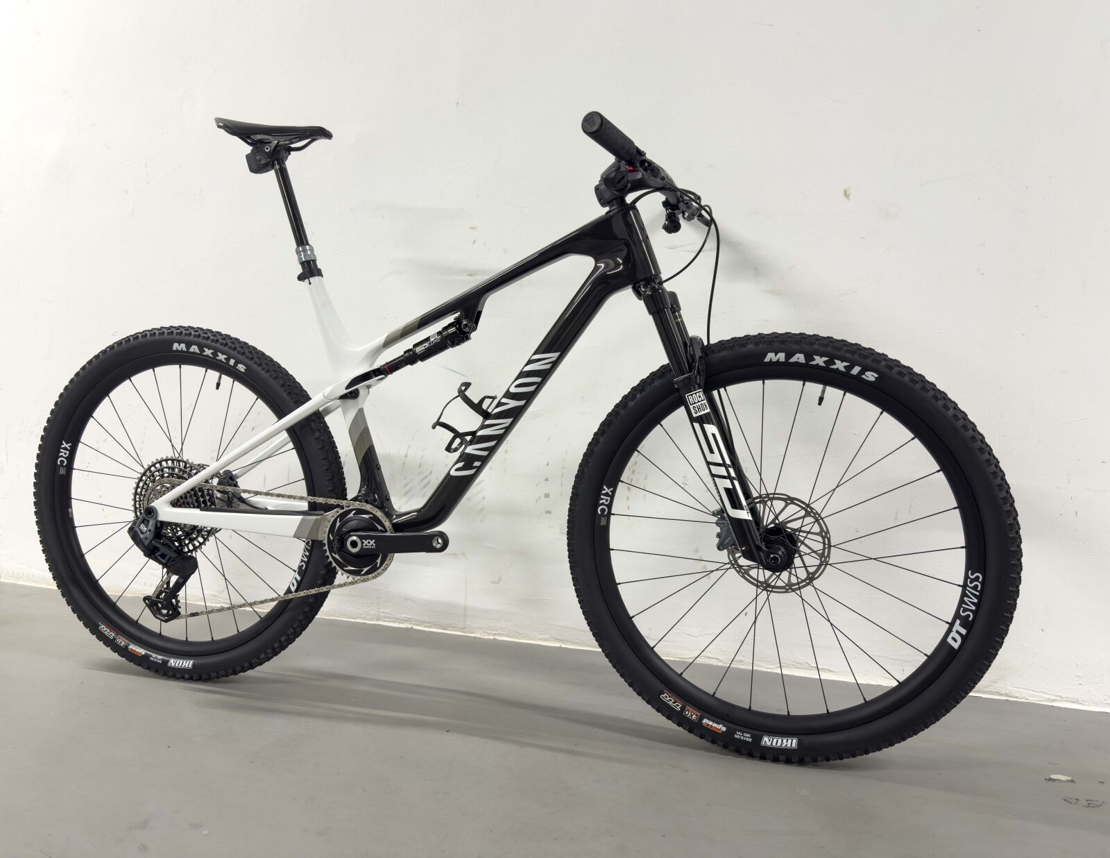 Canyon Lux World Cup CF9 - Upgraded | Dual Suspension Mountain Bikes ...
