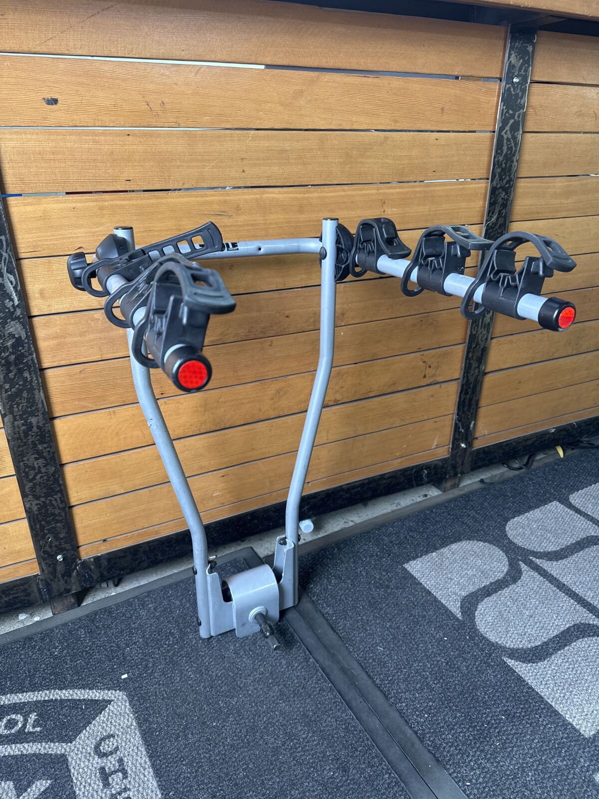 Thule Towbar Hang On 3 bike Carrier | Bike Racks | Bike Hub
