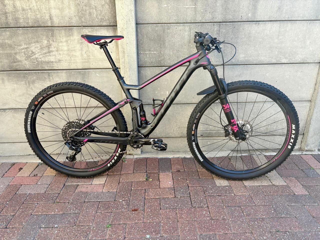 2018 Scott Spark Contessa 910 | Dual Suspension Mountain Bikes | Bike Hub