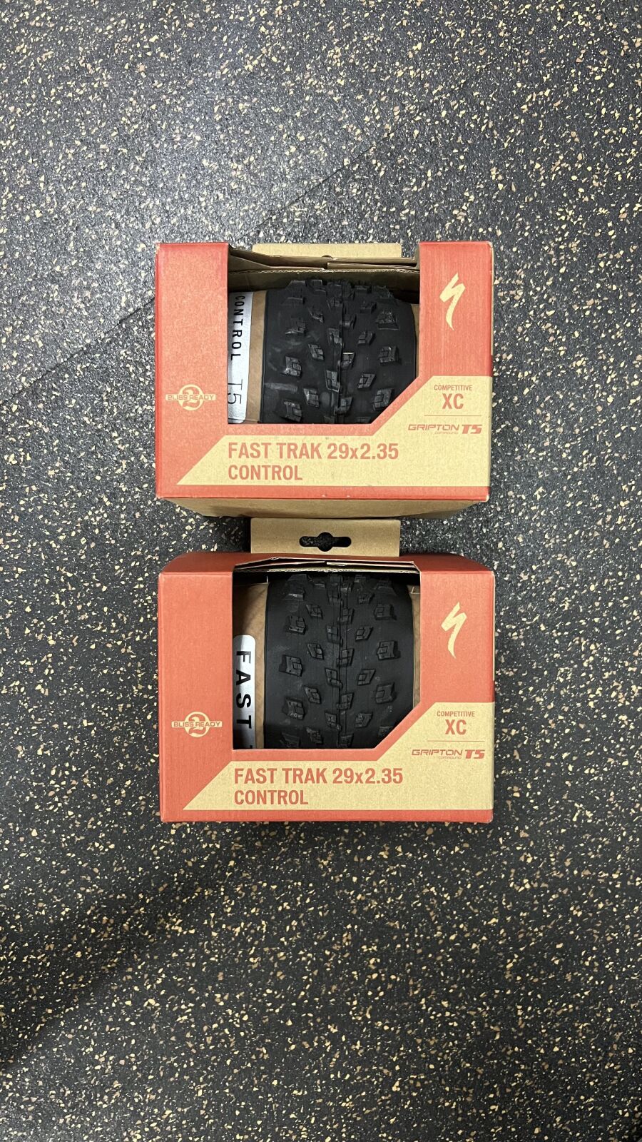 Specialized Fast Trak 2.35 Tan | Mountain Bike Tyres | Bike Hub