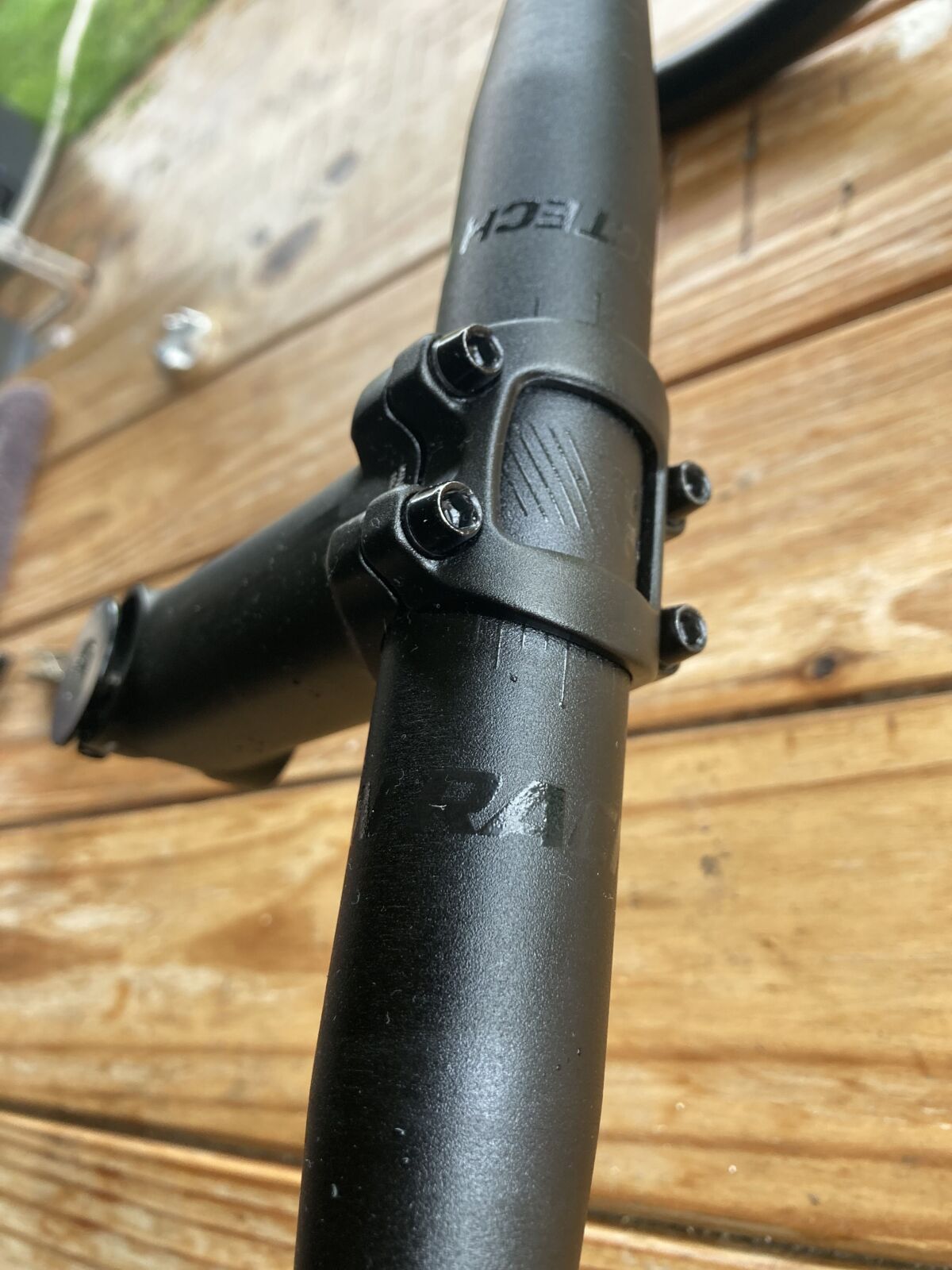Gravel Handle Bars and Stem | Handlebars | Bike Hub