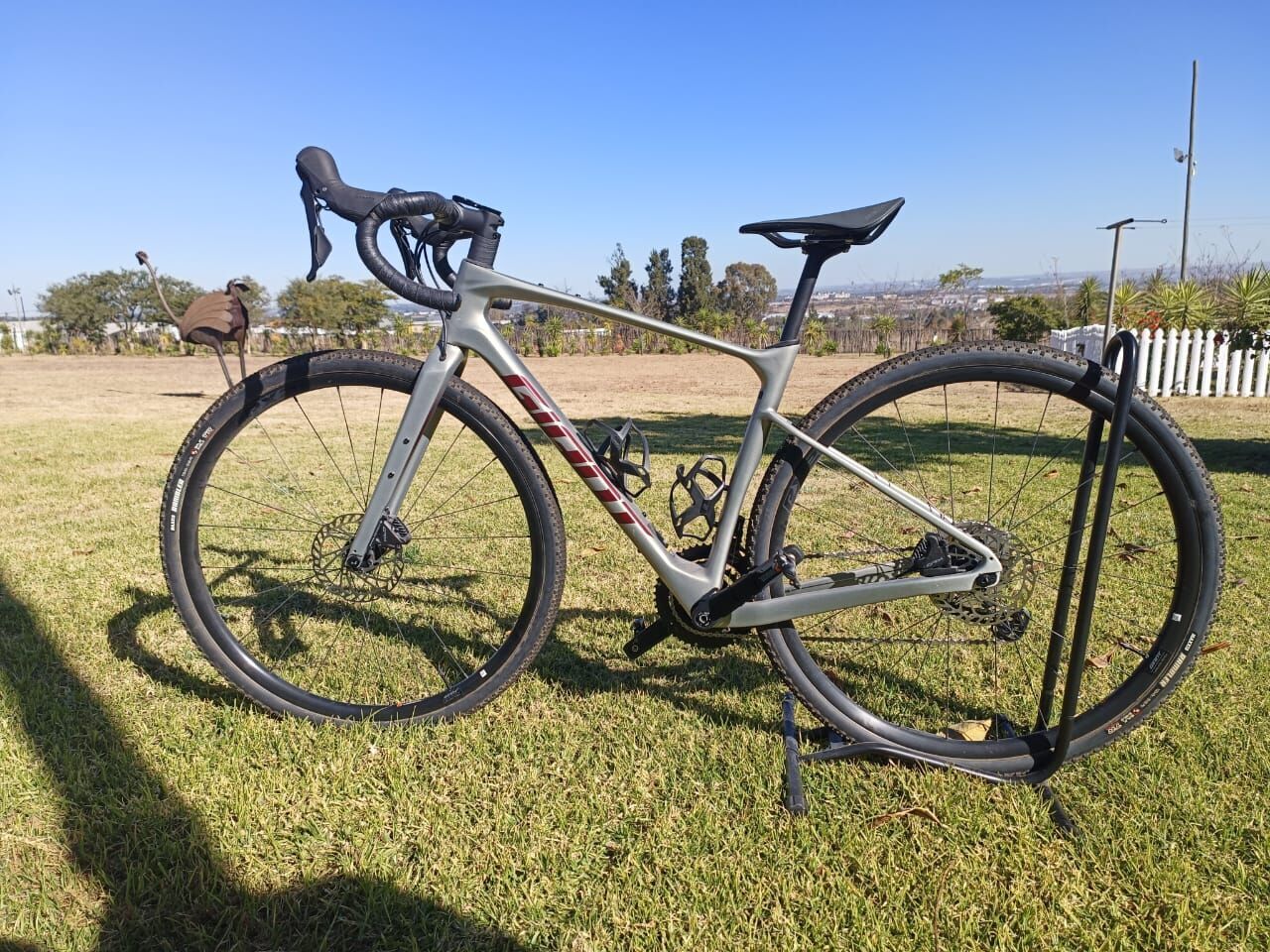 2024 Giant Revolt Adv 2 | Gravel Bikes | Bike Hub