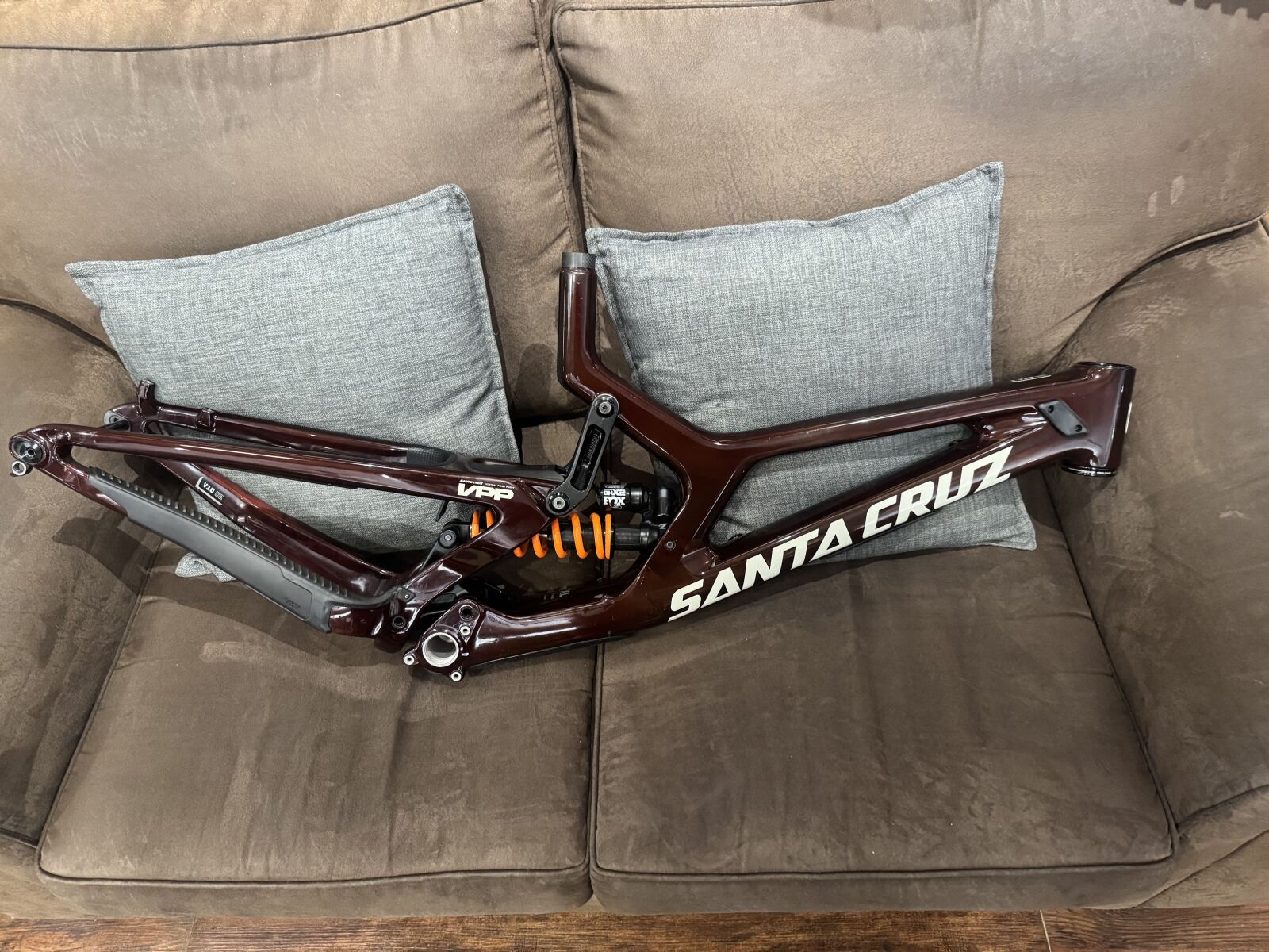 Santa Cruz v10 cc | Downhill Bike Frames | Bike Hub