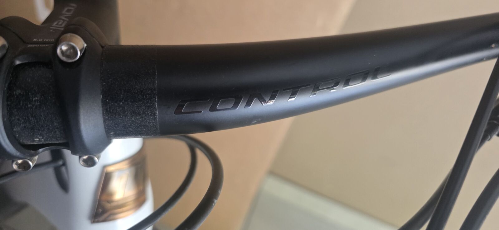 Roval Control Carbon SL 760mm x 35mm handlebar | Handlebars | Bike Hub