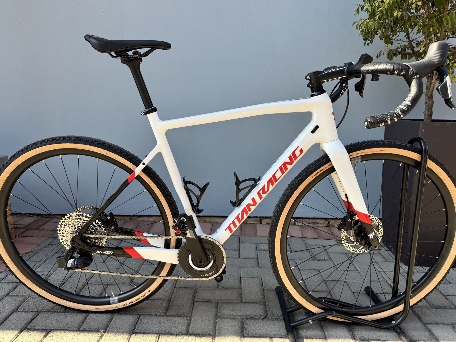TITAN SWITCH CARBON PRO with extras | Gravel Bikes | Bike Hub