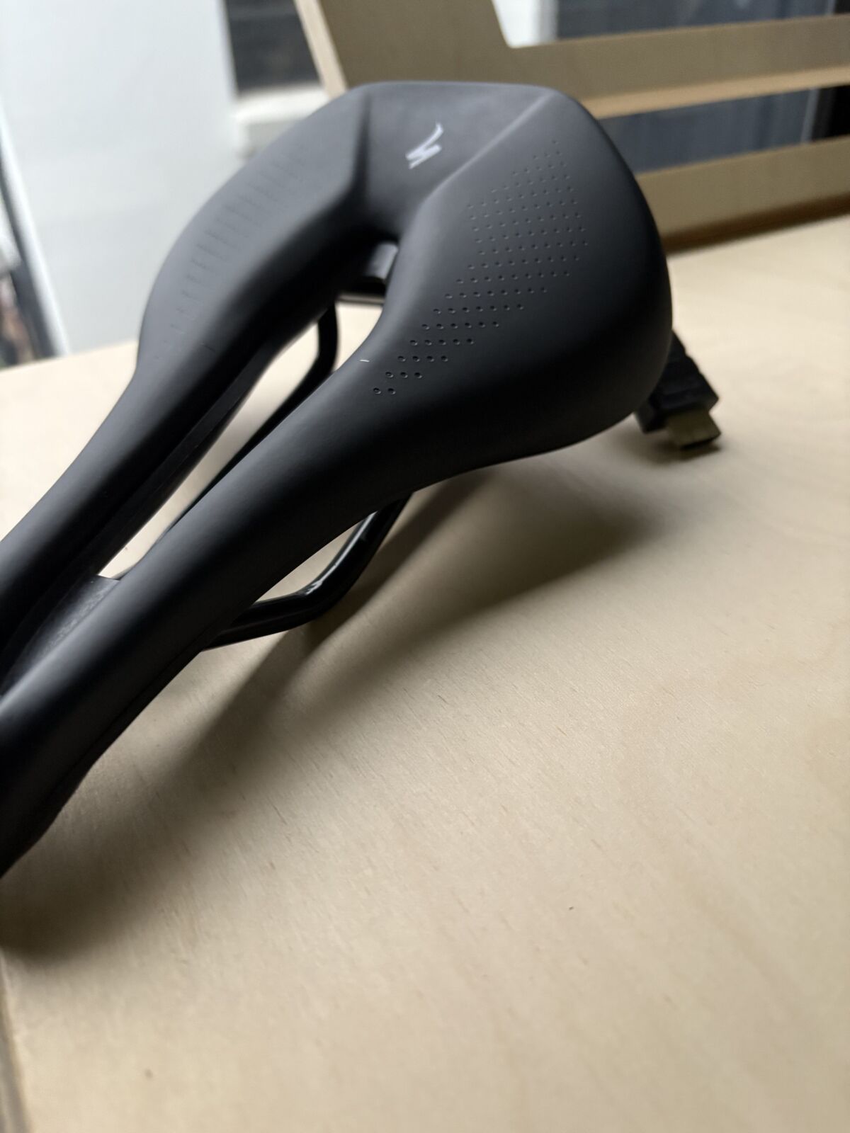 Power saddle 143mm - Specialized | Saddles | Bike Hub