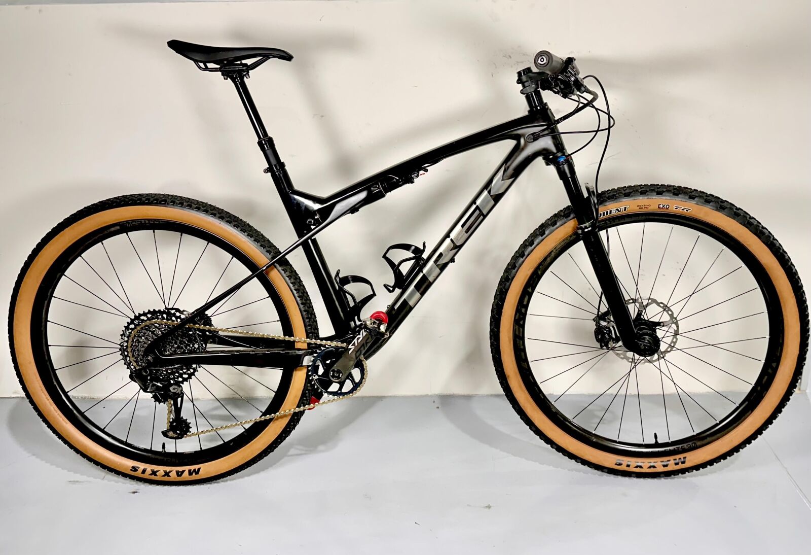Trek SuperCaliber 9.8, carbon wheels/bars, dropper | Dual Suspension ...