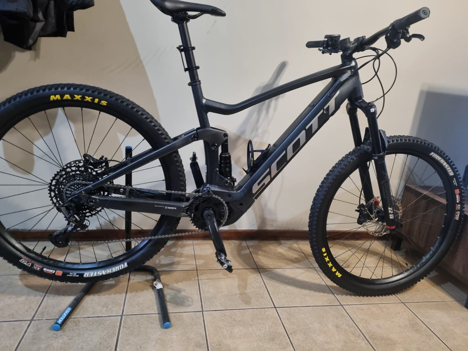 Scott Strike E-Bike | Dual Suspension Mountain E-Bikes | Bike Hub