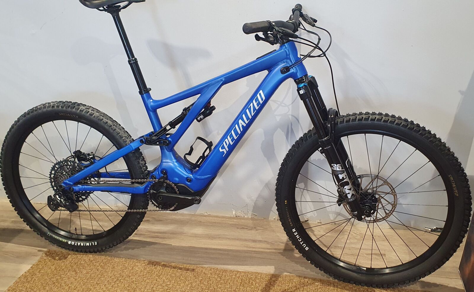 Specialized Turbo Levo Comp | Dual Suspension Mountain E-Bikes | Bike Hub