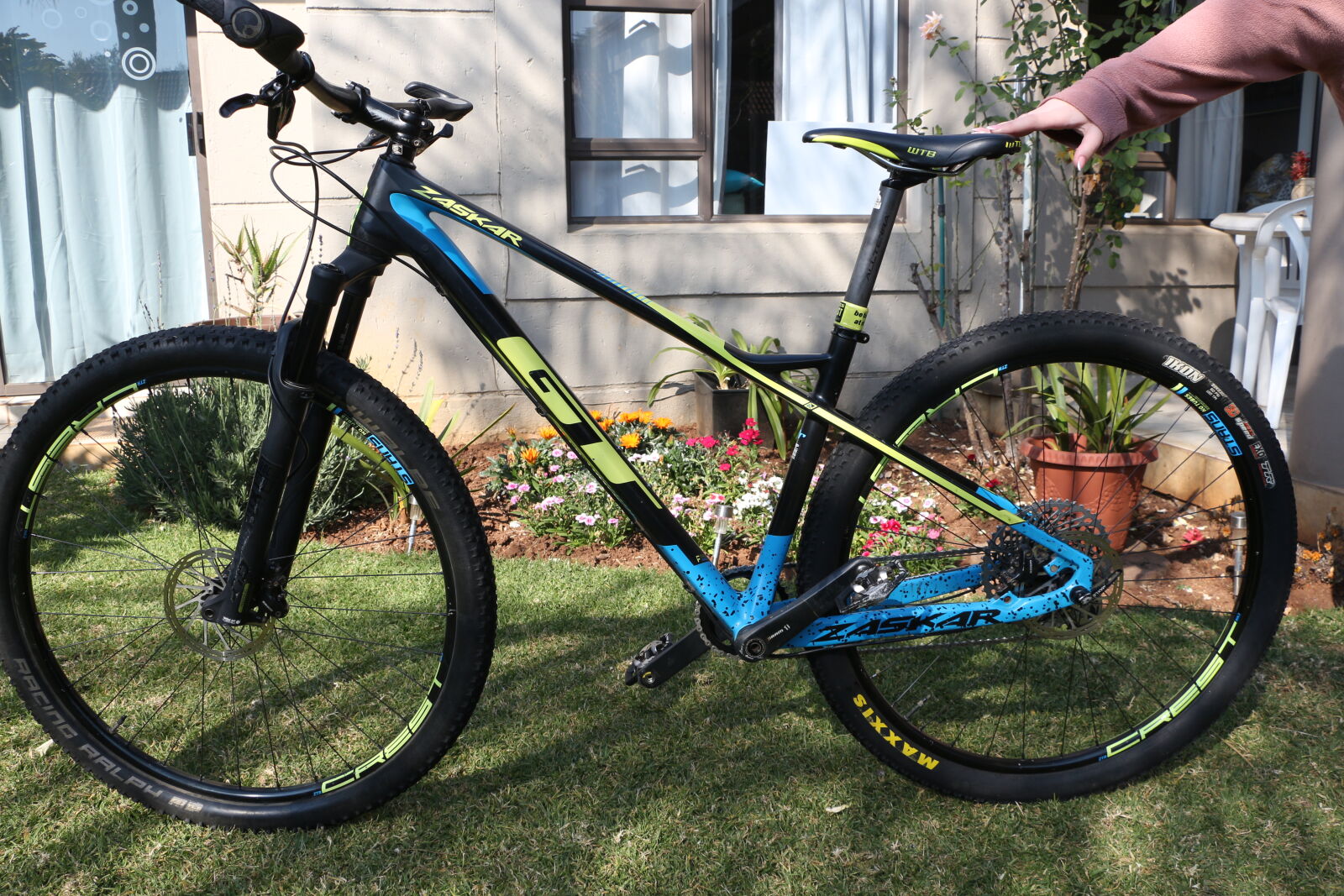 GT Zaskar Carbon Pro 9R | Hardtail Mountain Bikes | Bike Hub