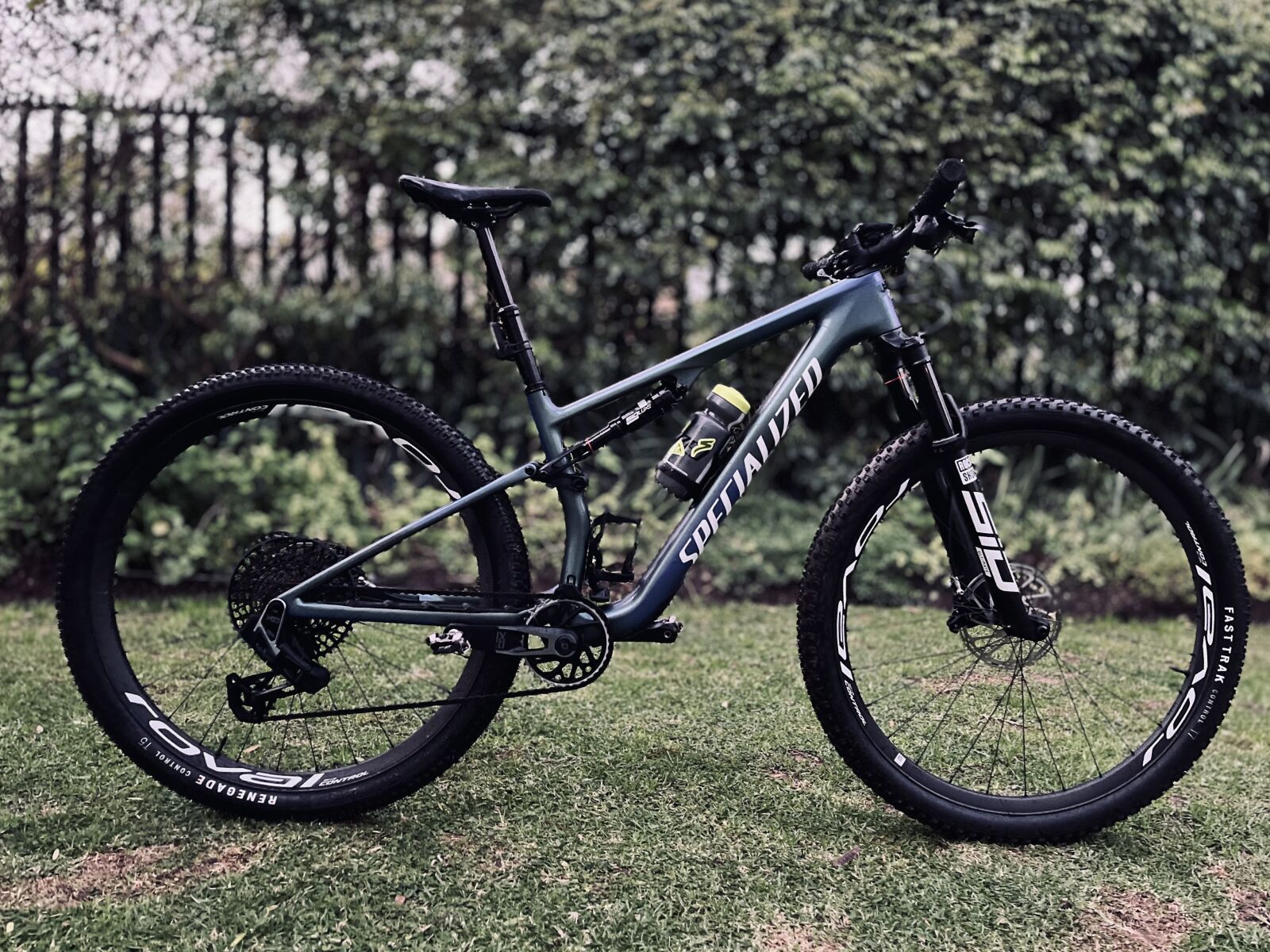 Specialized Epic 8 Pro | Dual Suspension Mountain Bikes | Bike Hub