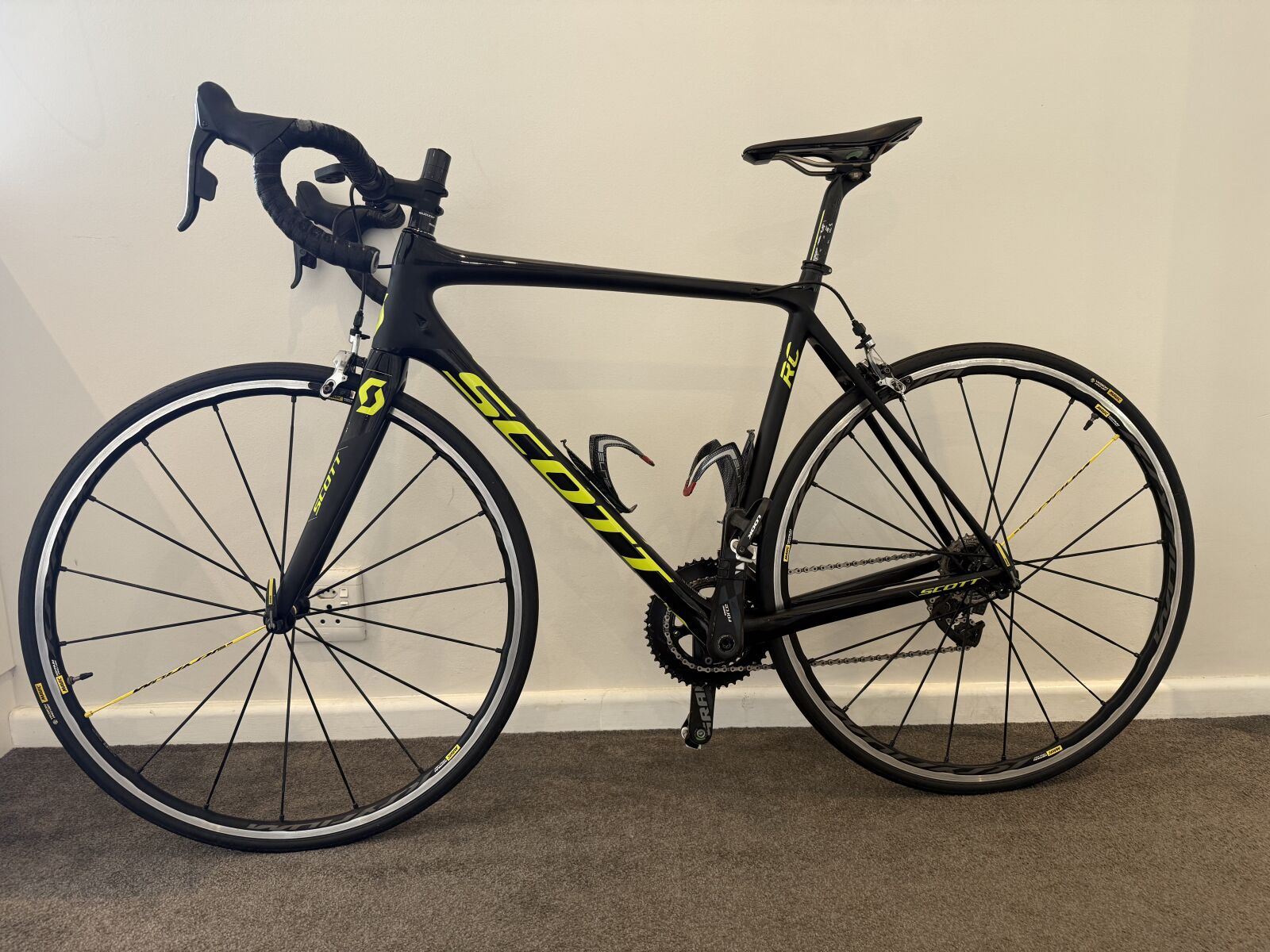 Scott Addict RC 2020 56cm | Road Bikes | Bike Hub