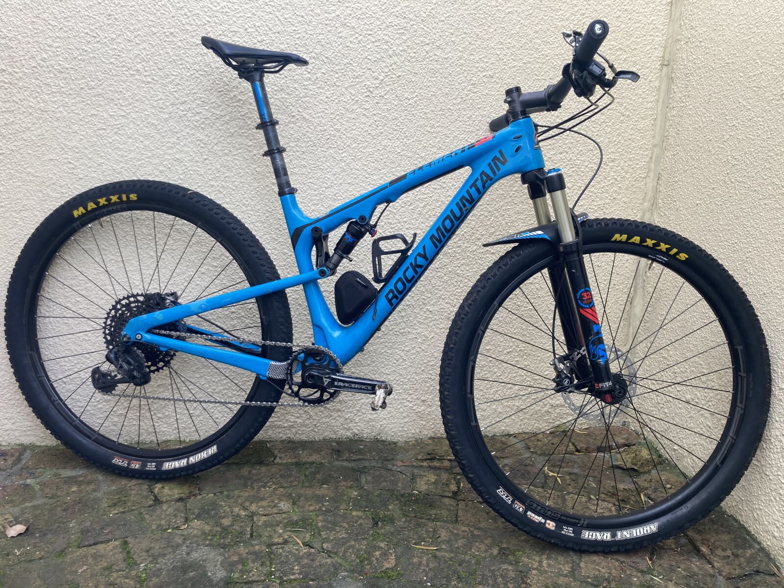 Rocky Mountain Element | Dual Suspension Mountain Bikes | Bike Hub