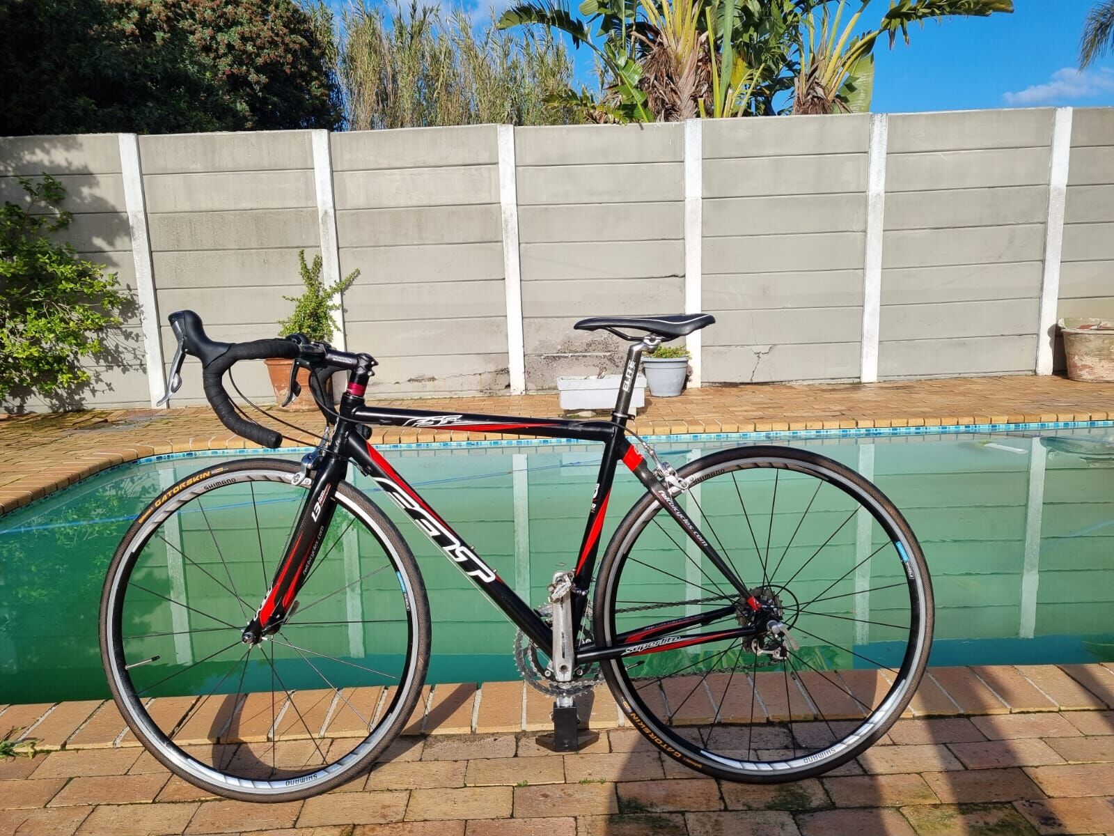 Felt F55 (52) | Road Bikes | Bike Hub