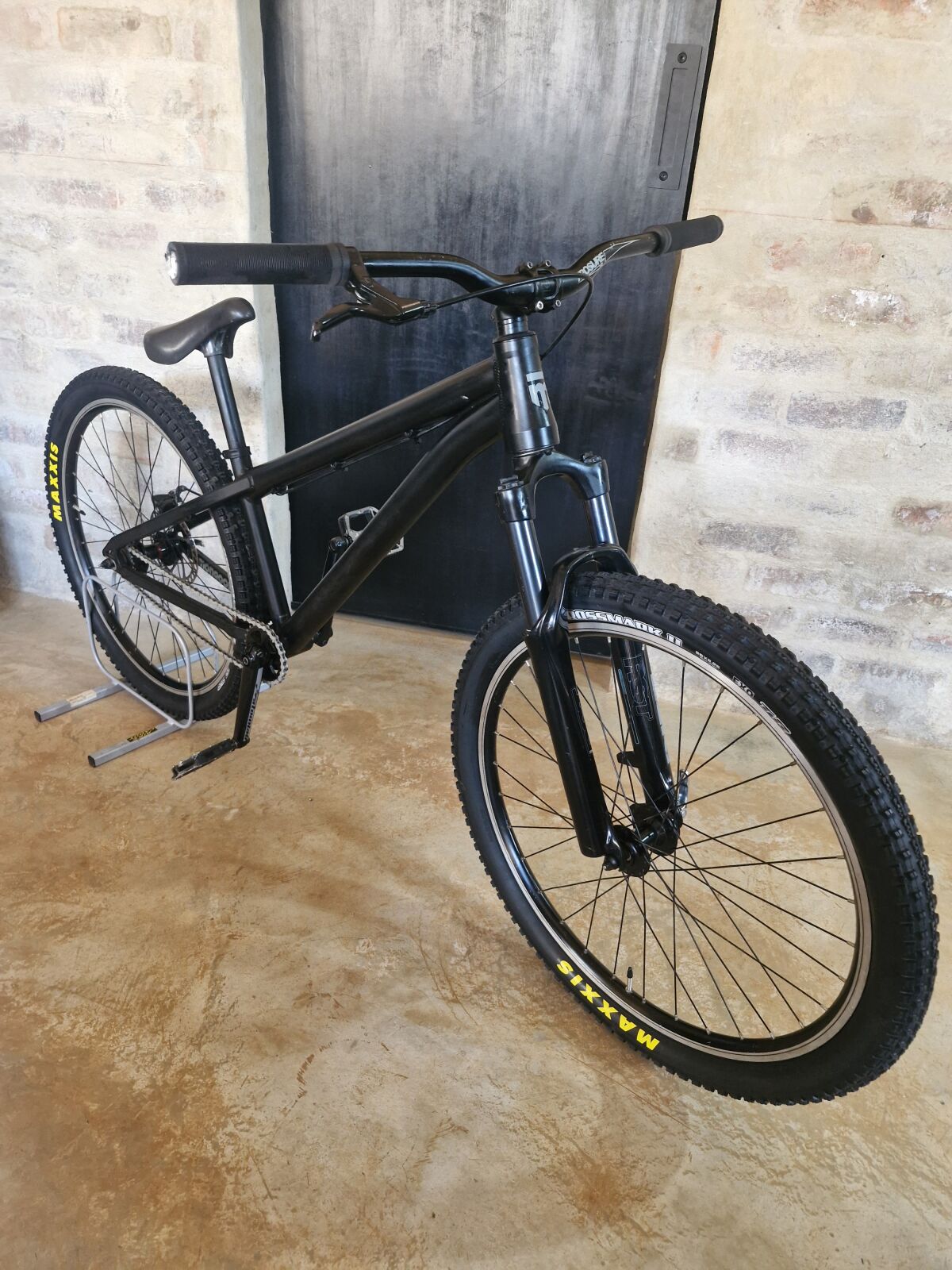 Mongoose Fireball | Dirt Jump Bikes | Bike Hub