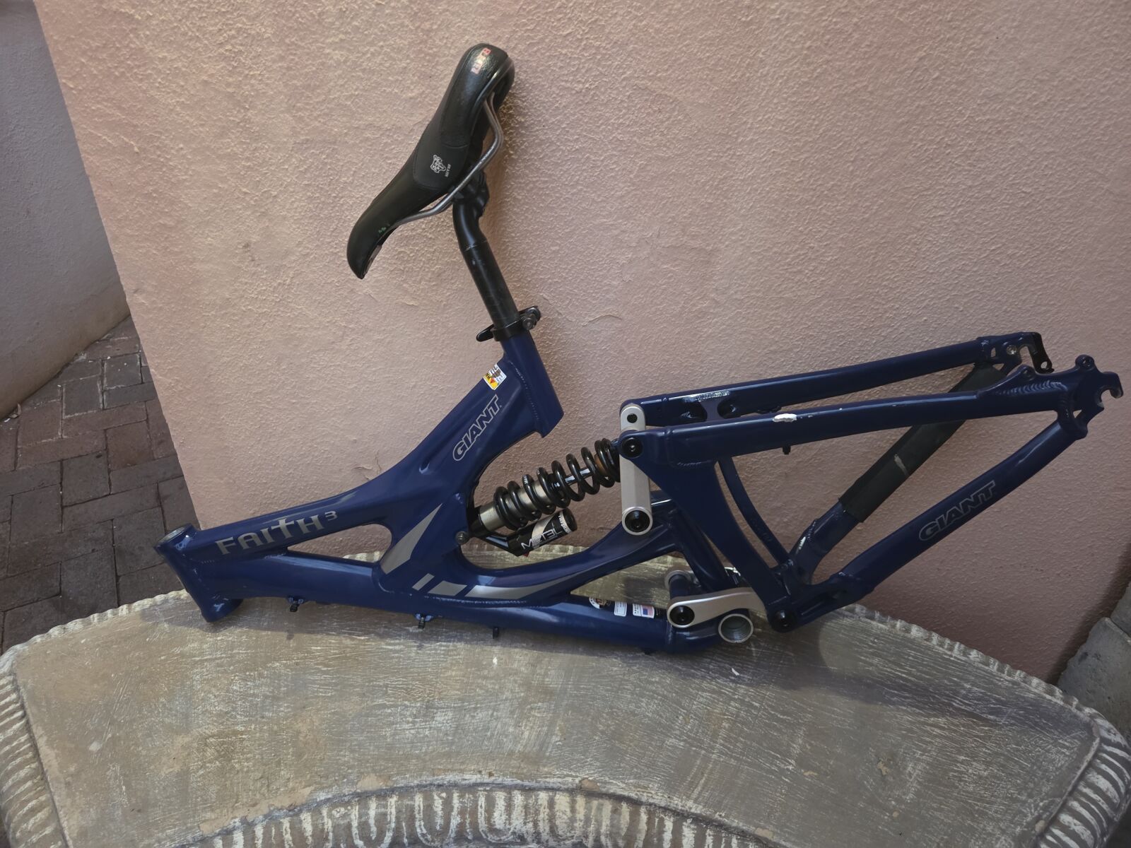 Giant Faith 3 DH | Downhill Bike Frames | Bike Hub