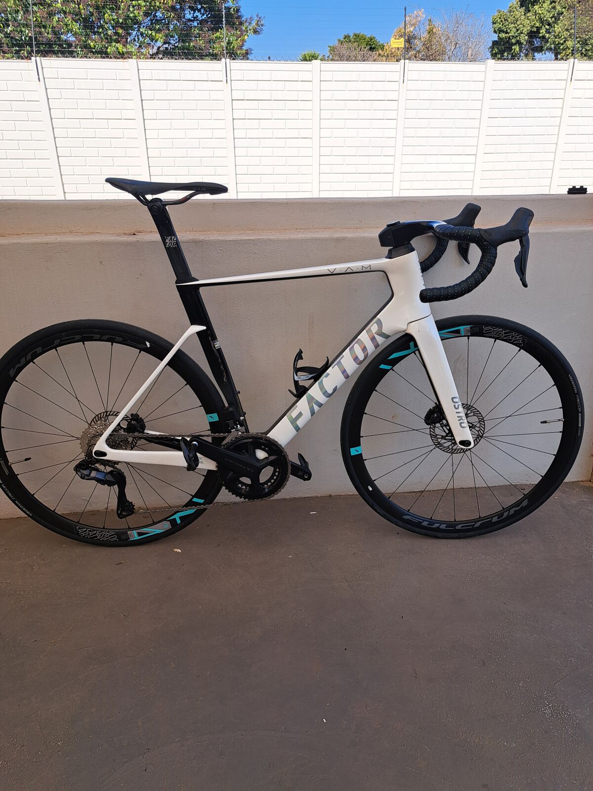 Factor Ostro VAM 2.0 | Road Bikes | Bike Hub