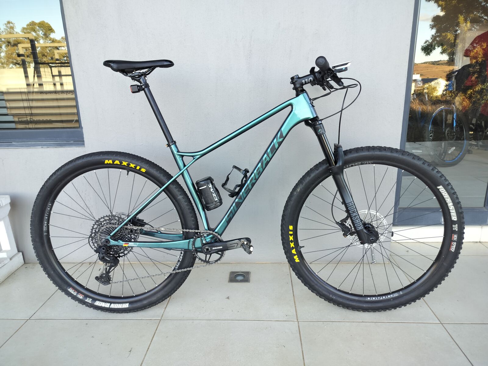 Silverback Superspeed Carbon | Hardtail Mountain Bikes | Bike Hub