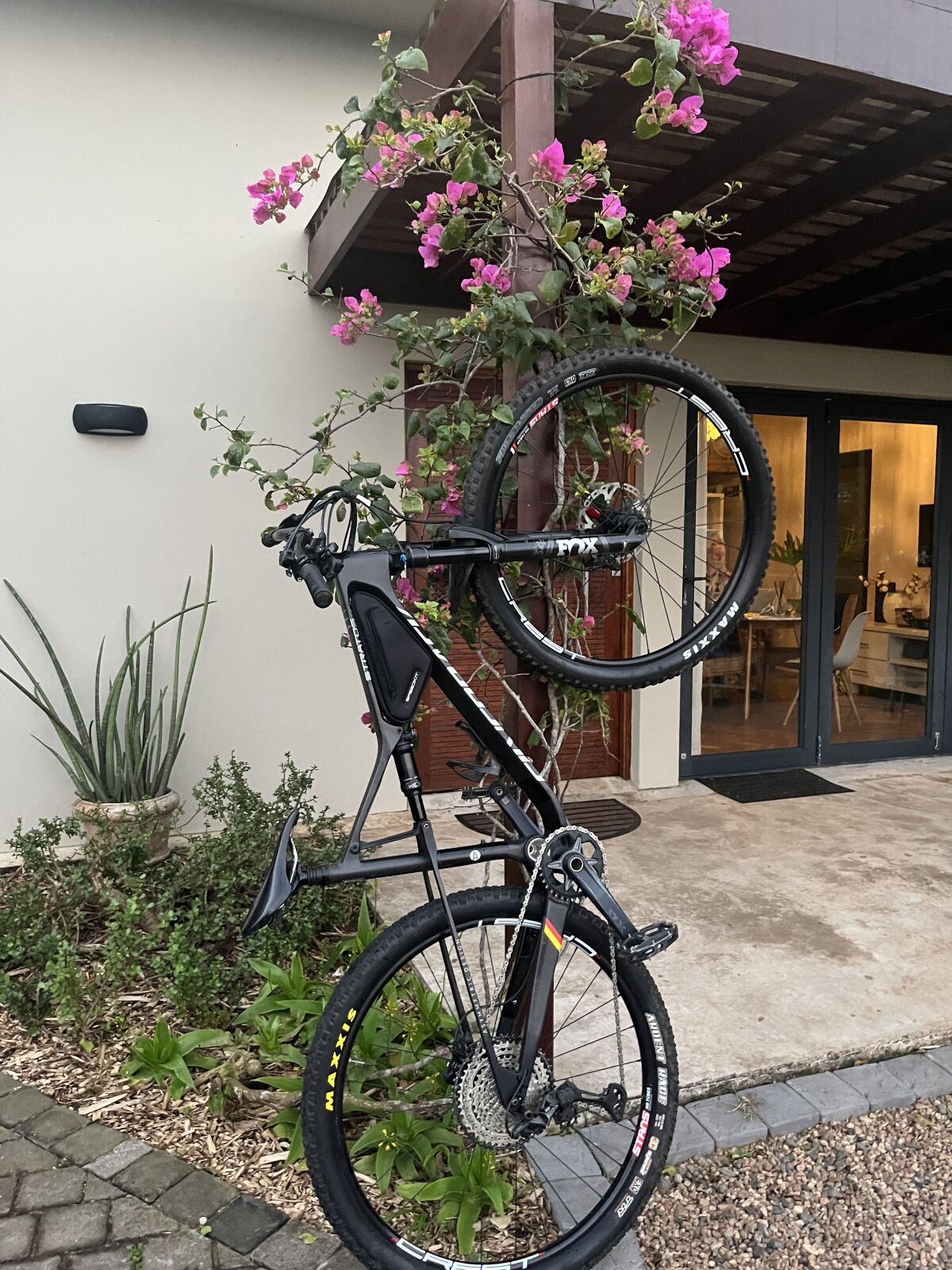 Silverback Stratos CF2 | Dual Suspension Mountain Bikes | Bike Hub