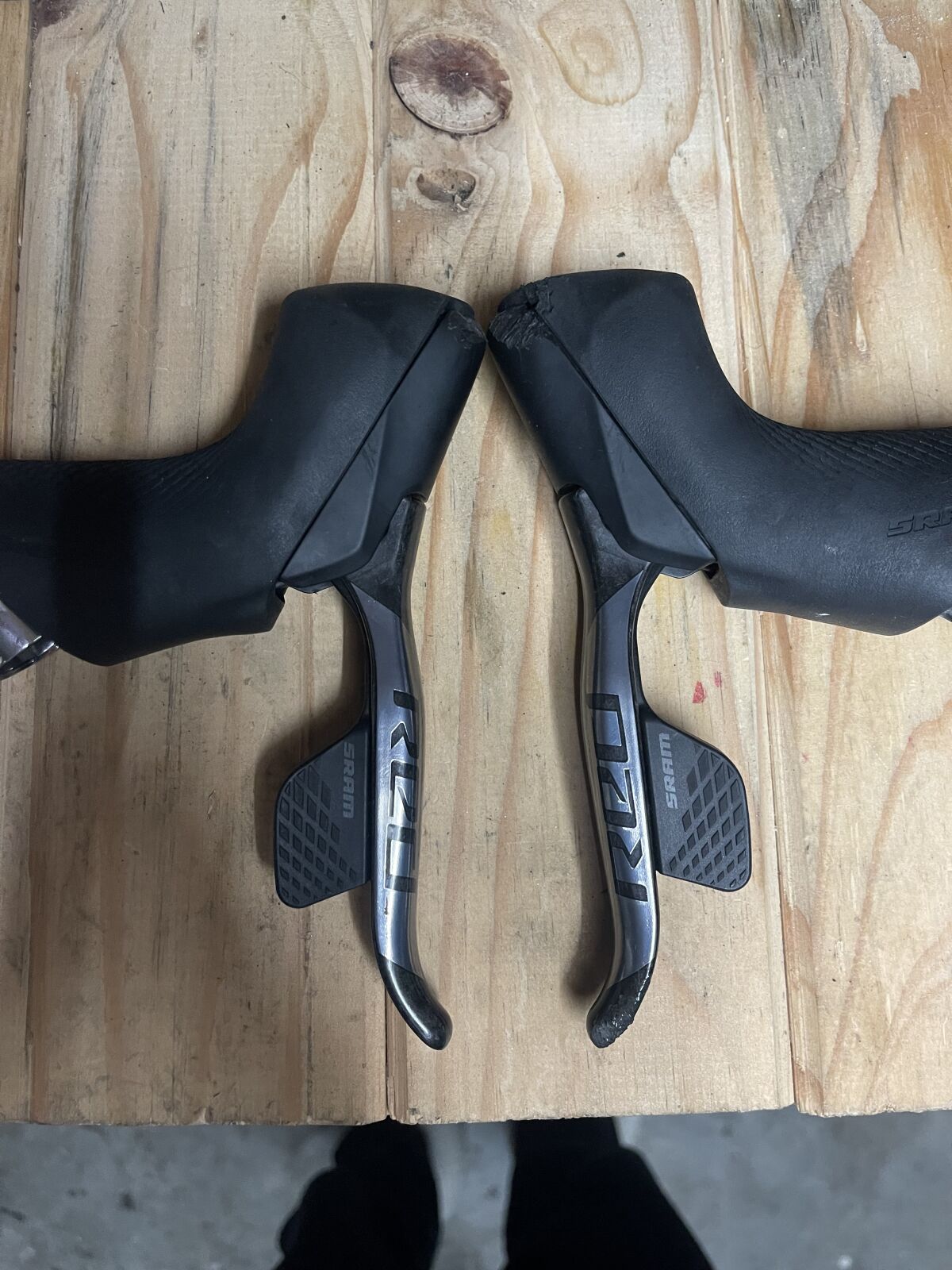 SRAM red AXS | Shifters | Bike Hub