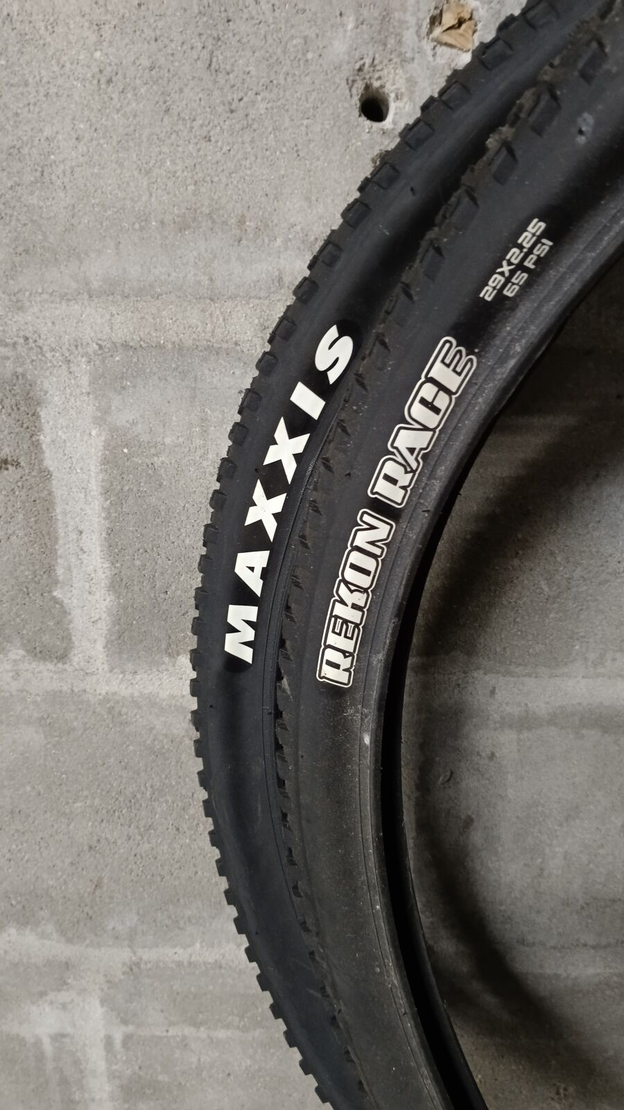 Maxis recon race tubular | Mountain Bike Tyres | Bike Hub