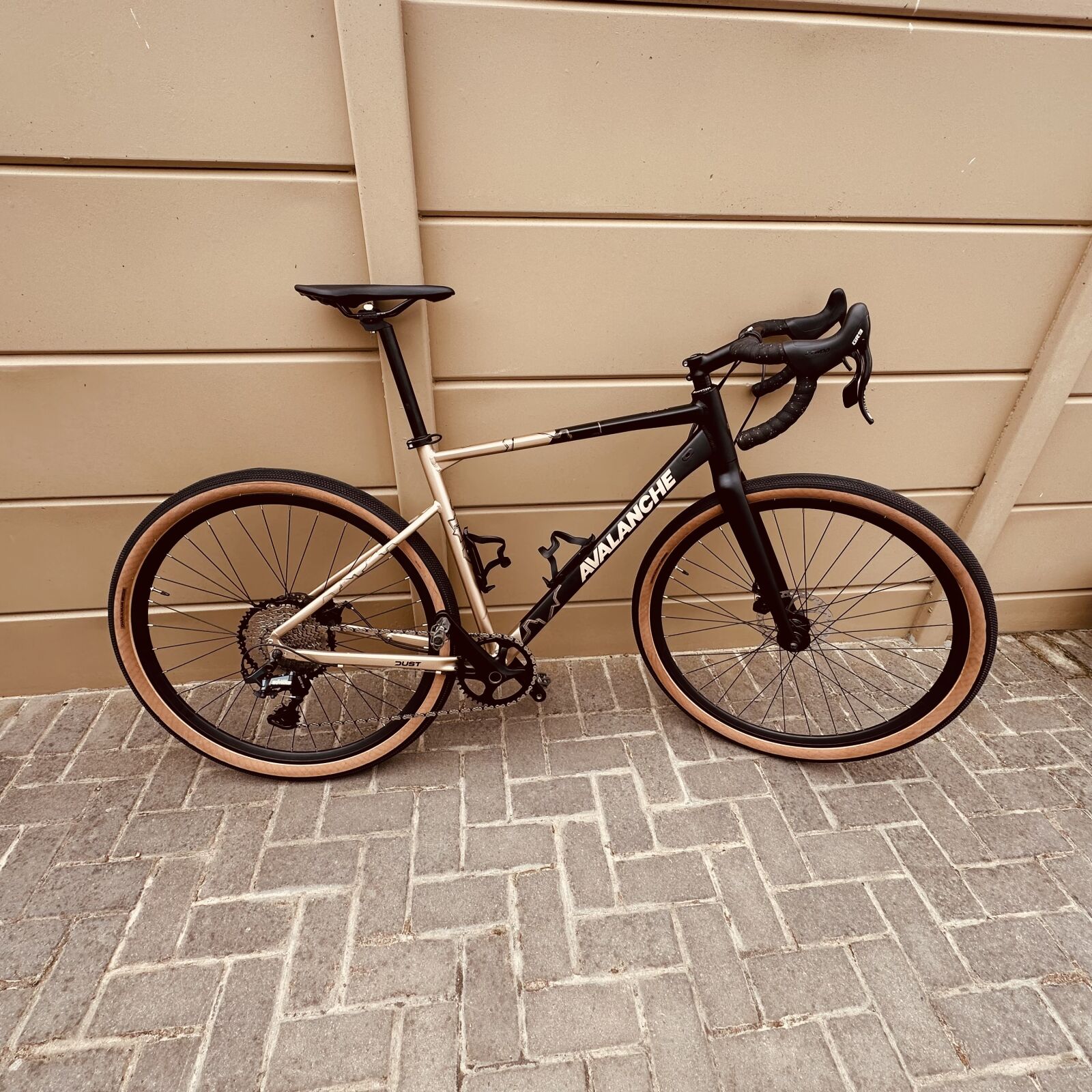 Avalanche Dust Aluminium Gravel Bike, Large Frame. | Gravel Bikes ...