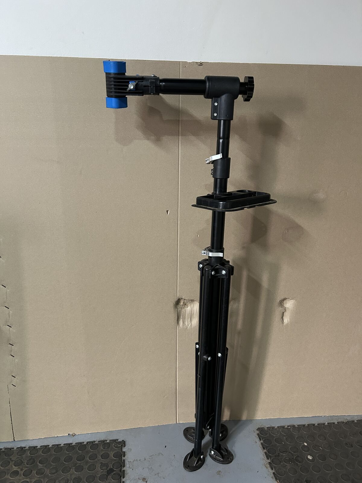Repair stand | Workshop Tools | Bike Hub