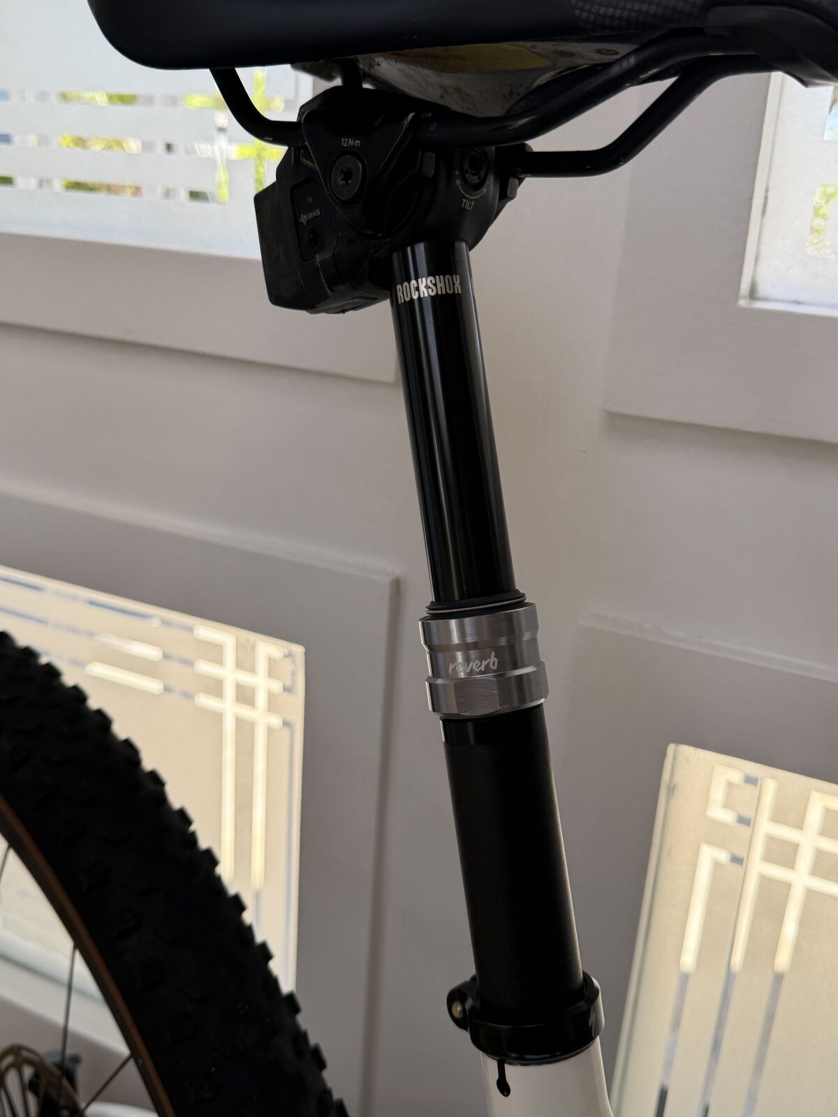 Rockshox Reverb AXS Dropper 30.9 with lever | Dropper Seat Posts | Bike Hub