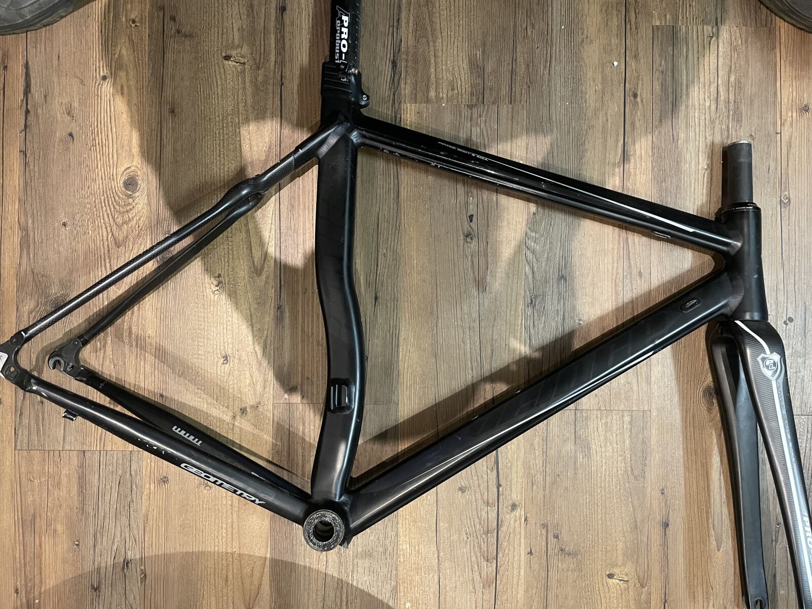 Large internal cabling frame semi carbon | Road Bike Frames | Bike Hub
