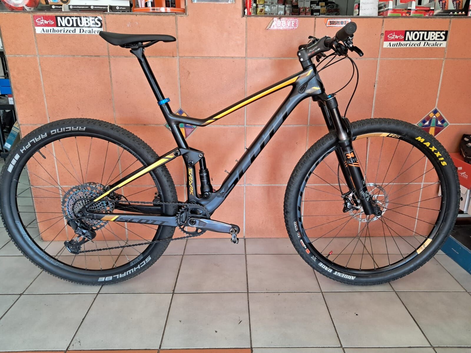 Scott 910 Spark | Dual Suspension Mountain Bikes | Bike Hub